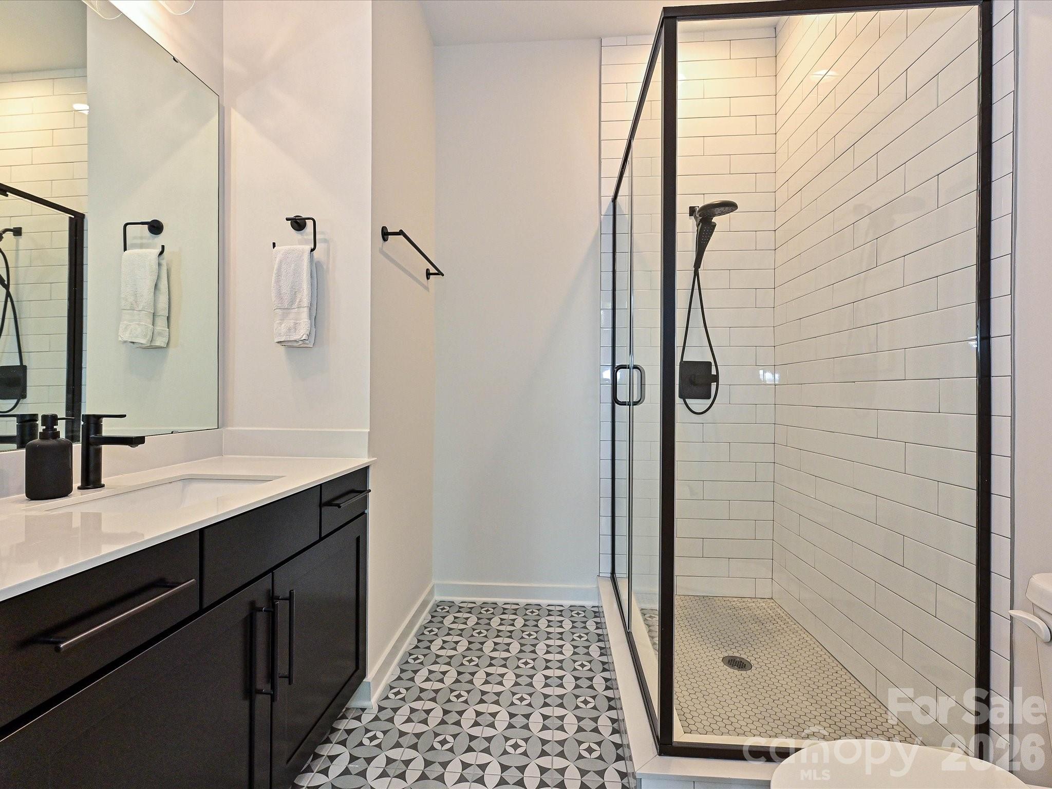 Photo 12 of 432 E 33rd Street, Charlotte, NC