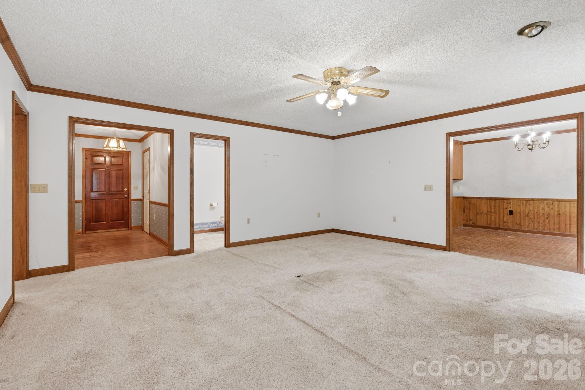 4804 Elmhurst Drive NE, Hickory, NC - photo 7 of 40