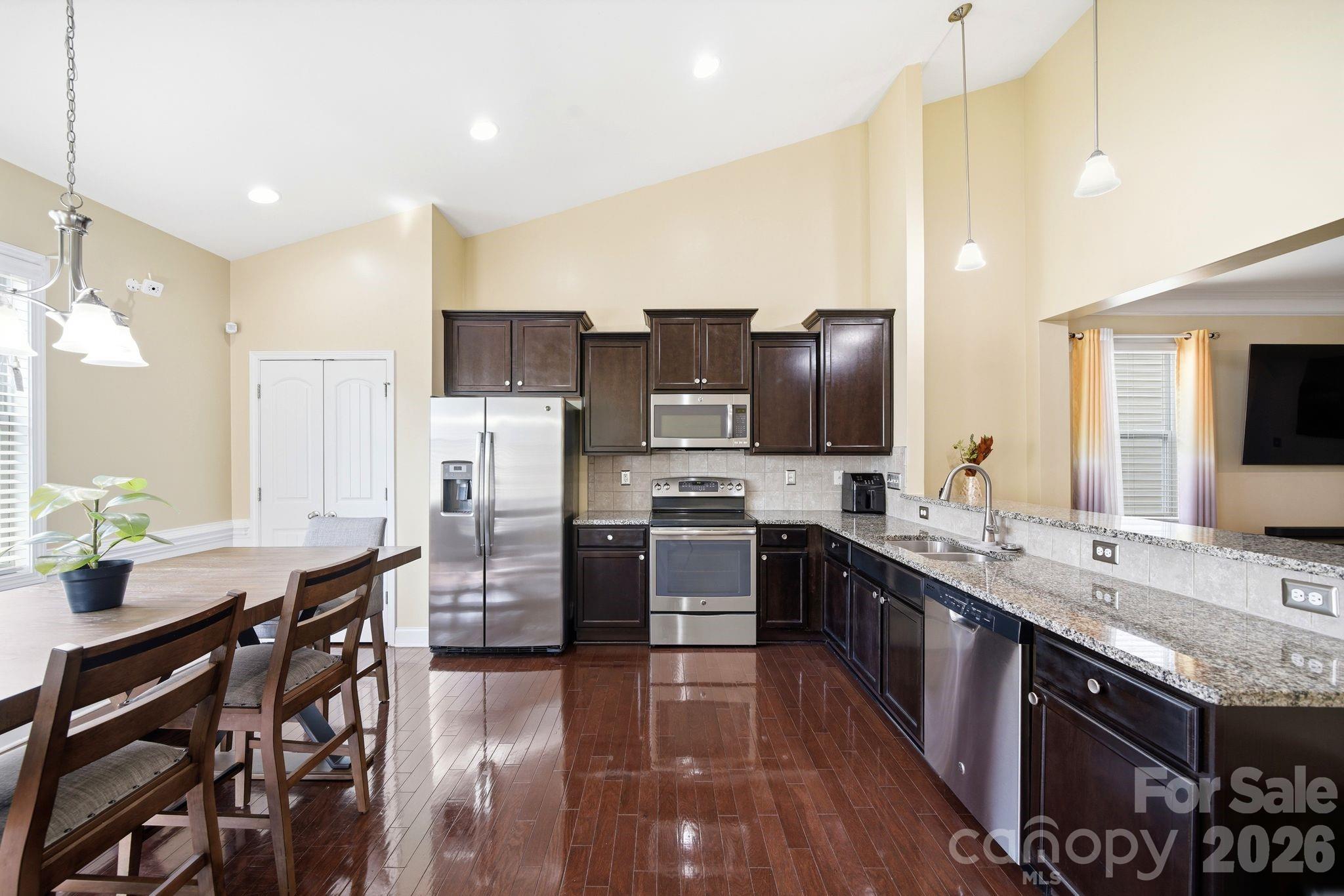 Photo 7 of 423 Knothole Lane, Charlotte, NC
