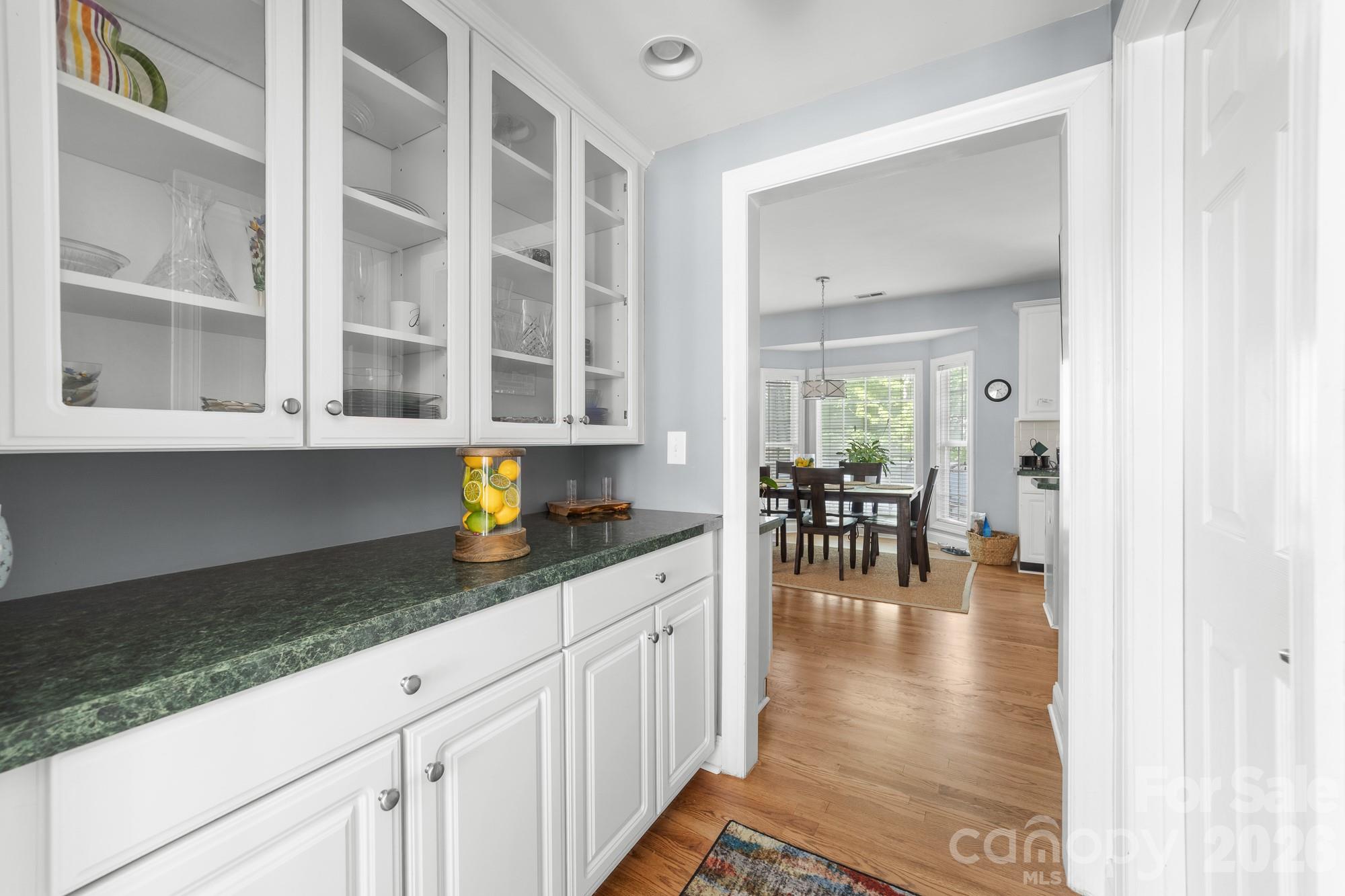 8812 Kingston Forest Drive, Charlotte, NC - photo 10 of 37