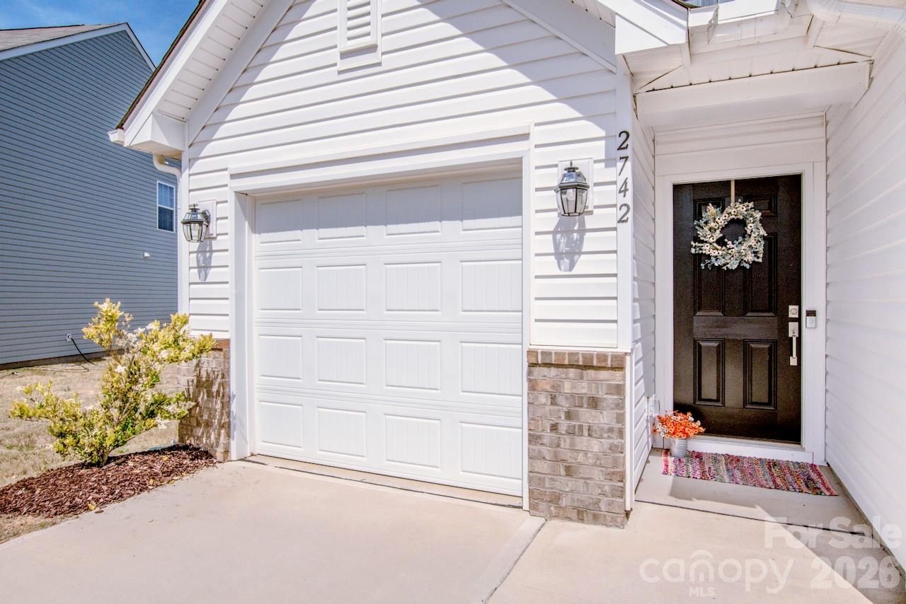 2742 Legacy Ridge Lane, Catawba, NC - photo 3 of 36