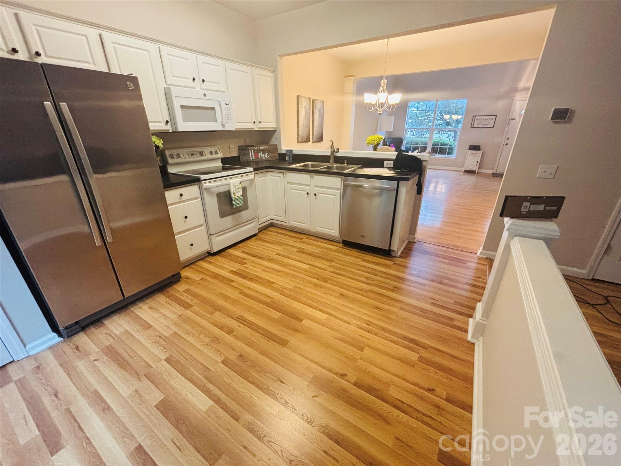 Photo 9 of 6930 Beverly Springs Drive, Charlotte, NC