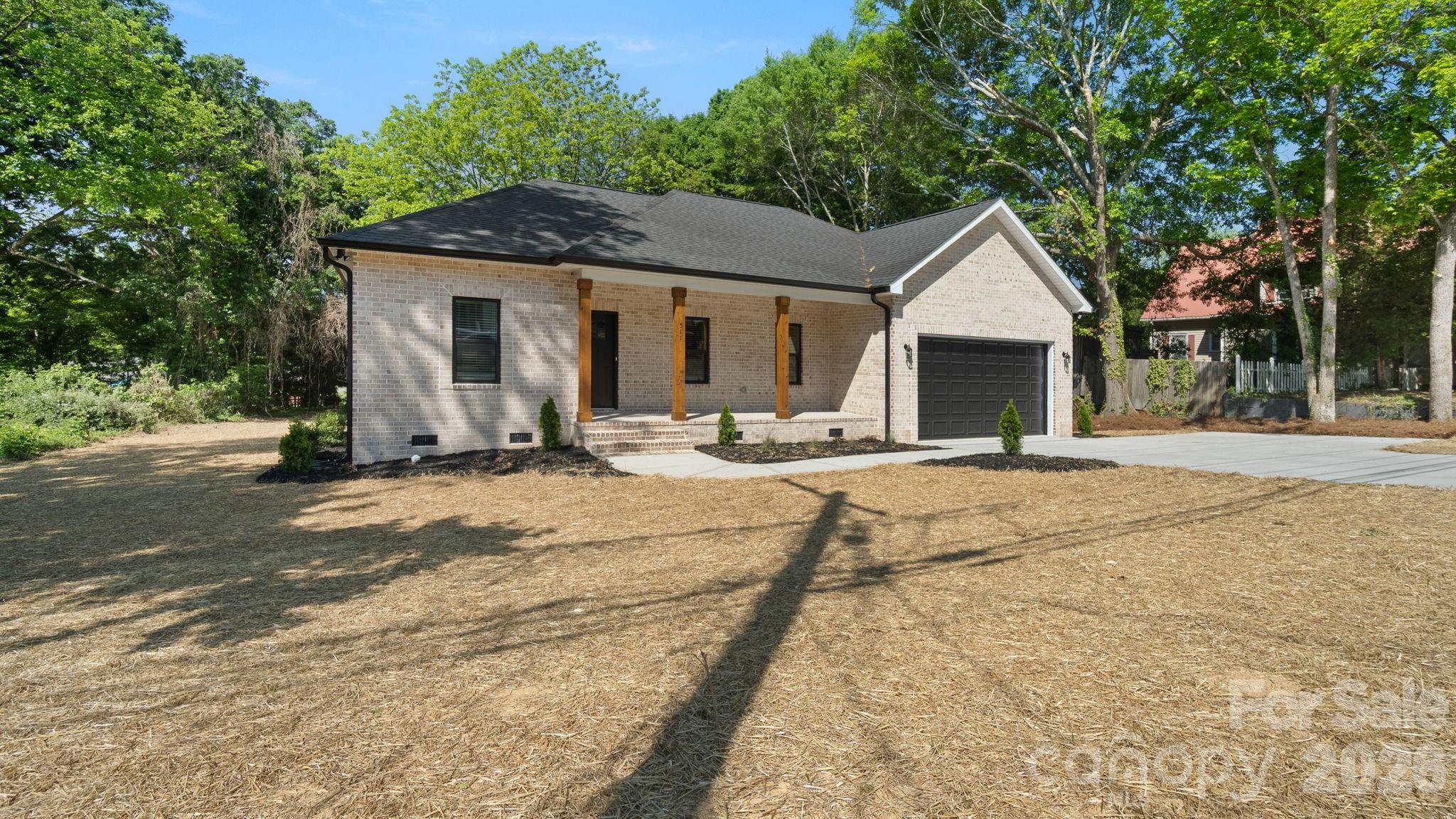 Photo 2 of 511 North Flint Street, Lincolnton, NC