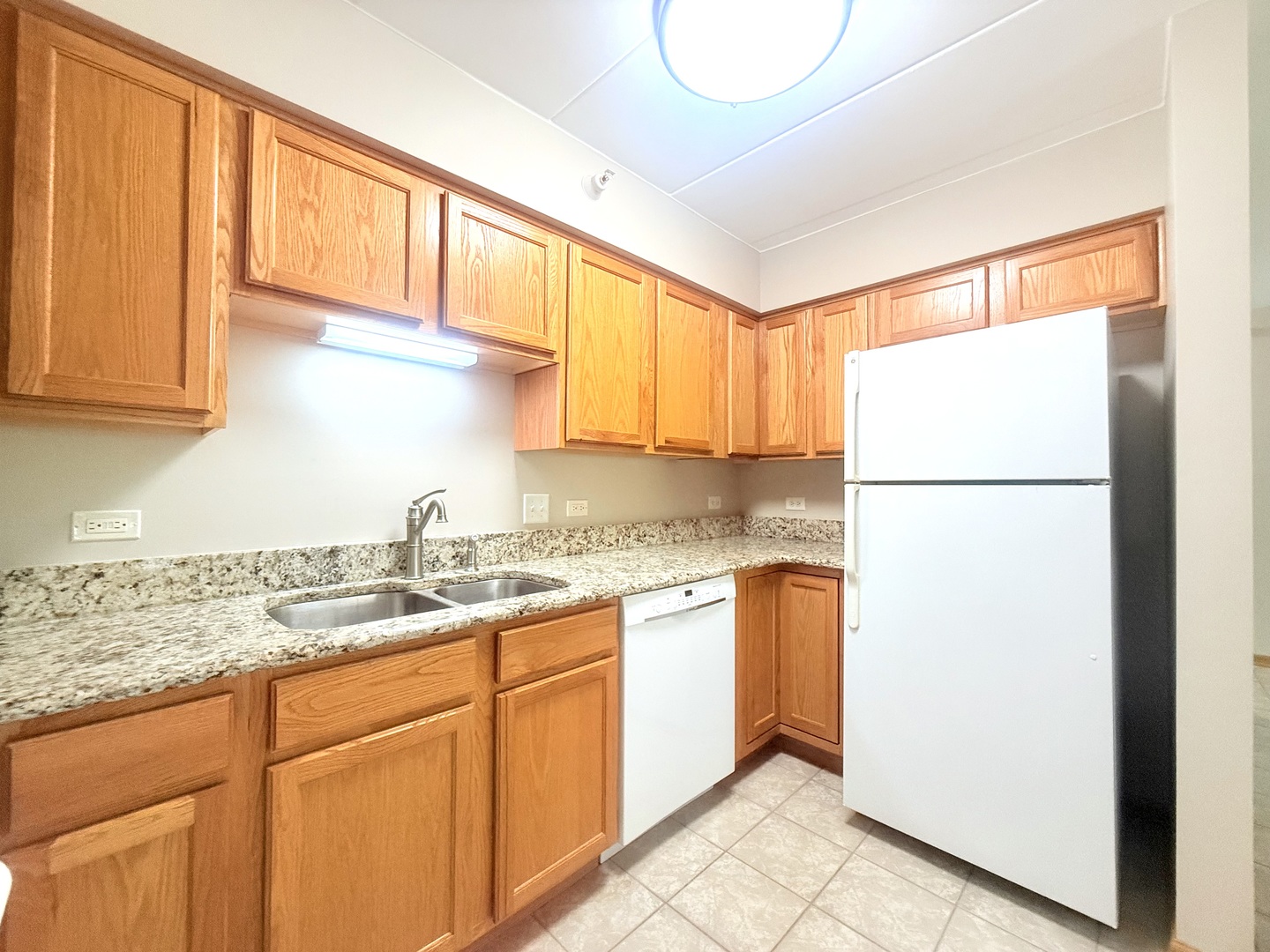 1033 Ashley Court 2D - Infiniti Properties