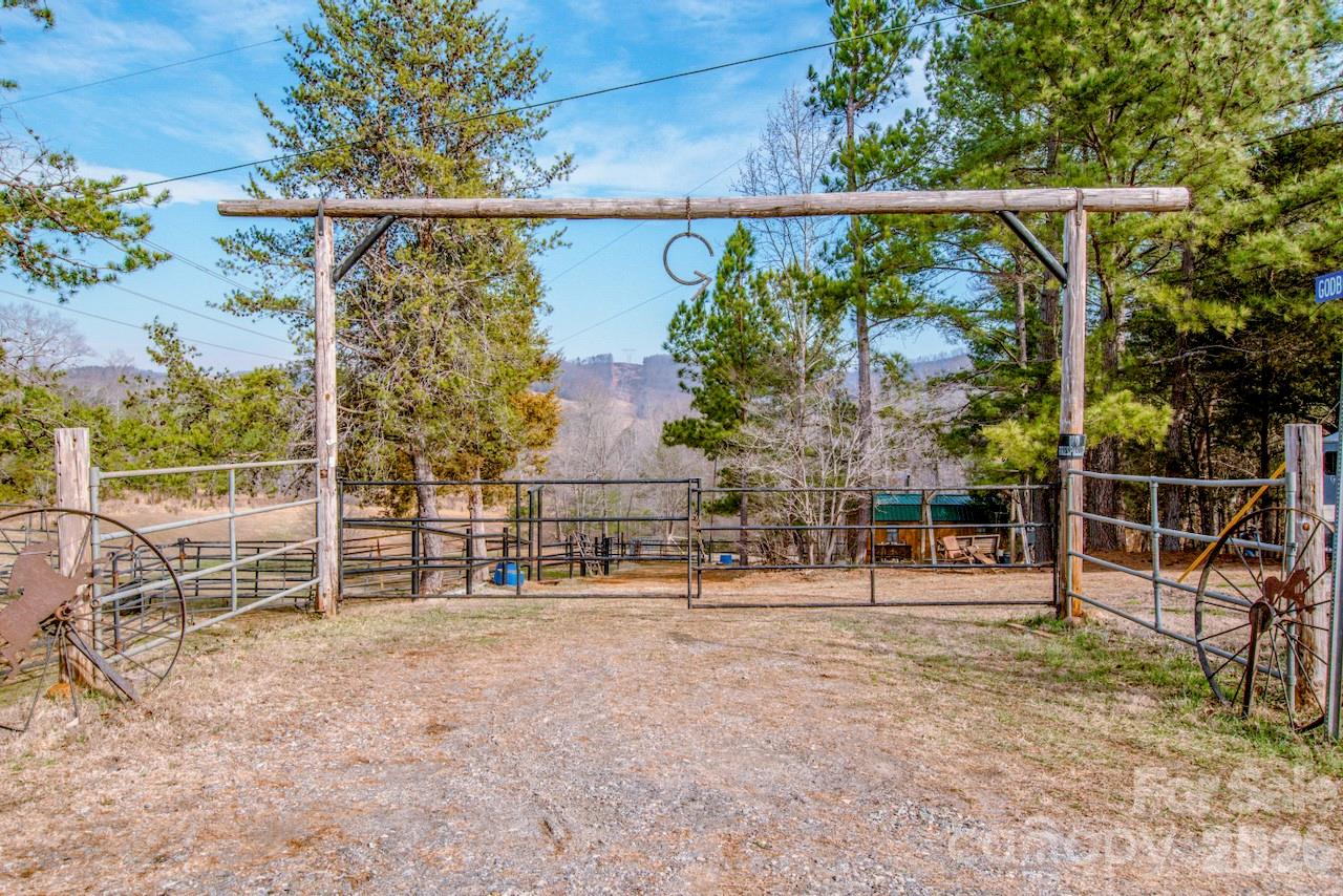 508 Liles Lane, Hiddenite, NC - photo 1 of 46