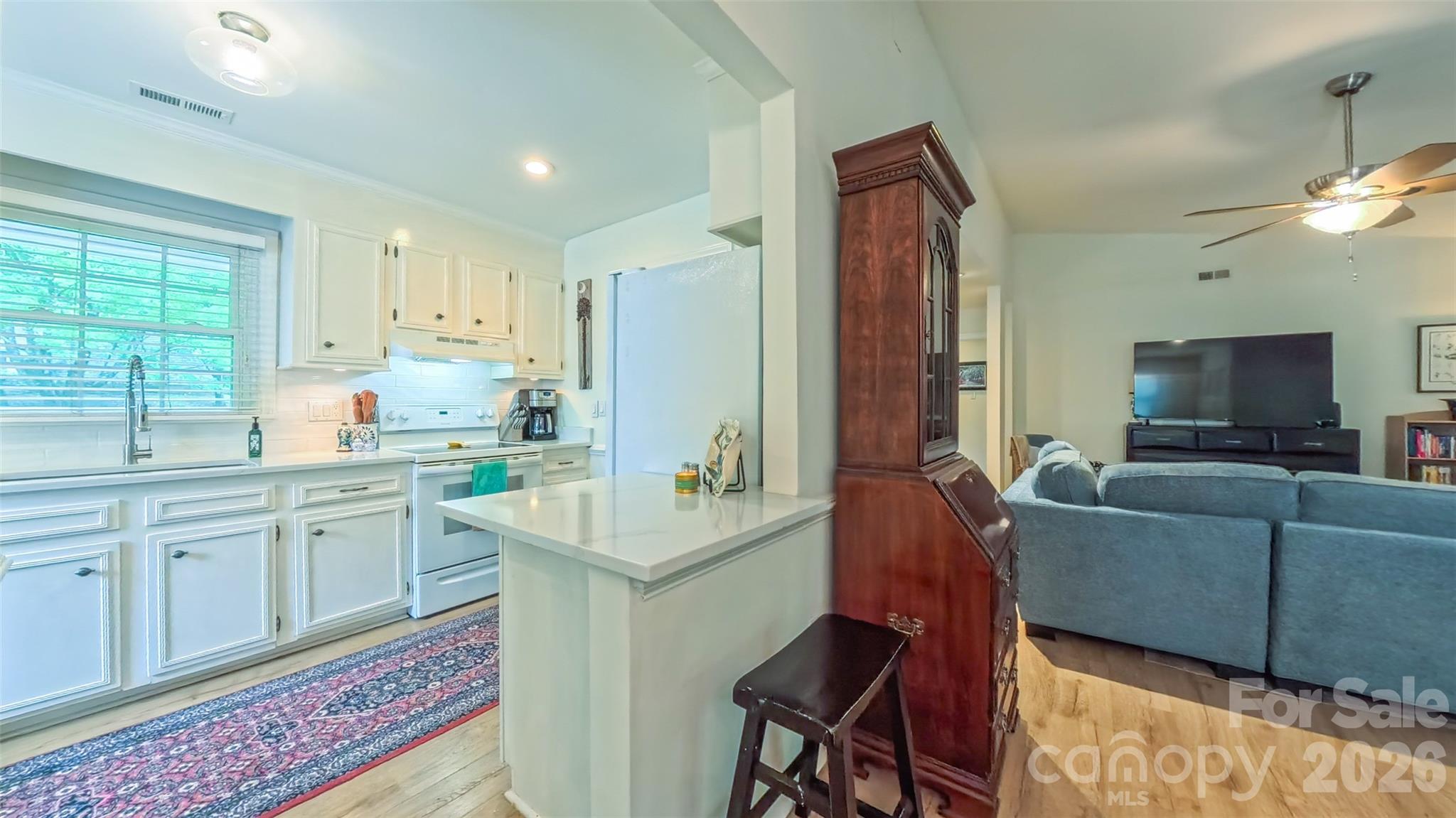 Photo 21 of 2425 Turnberry Lane, Charlotte, NC