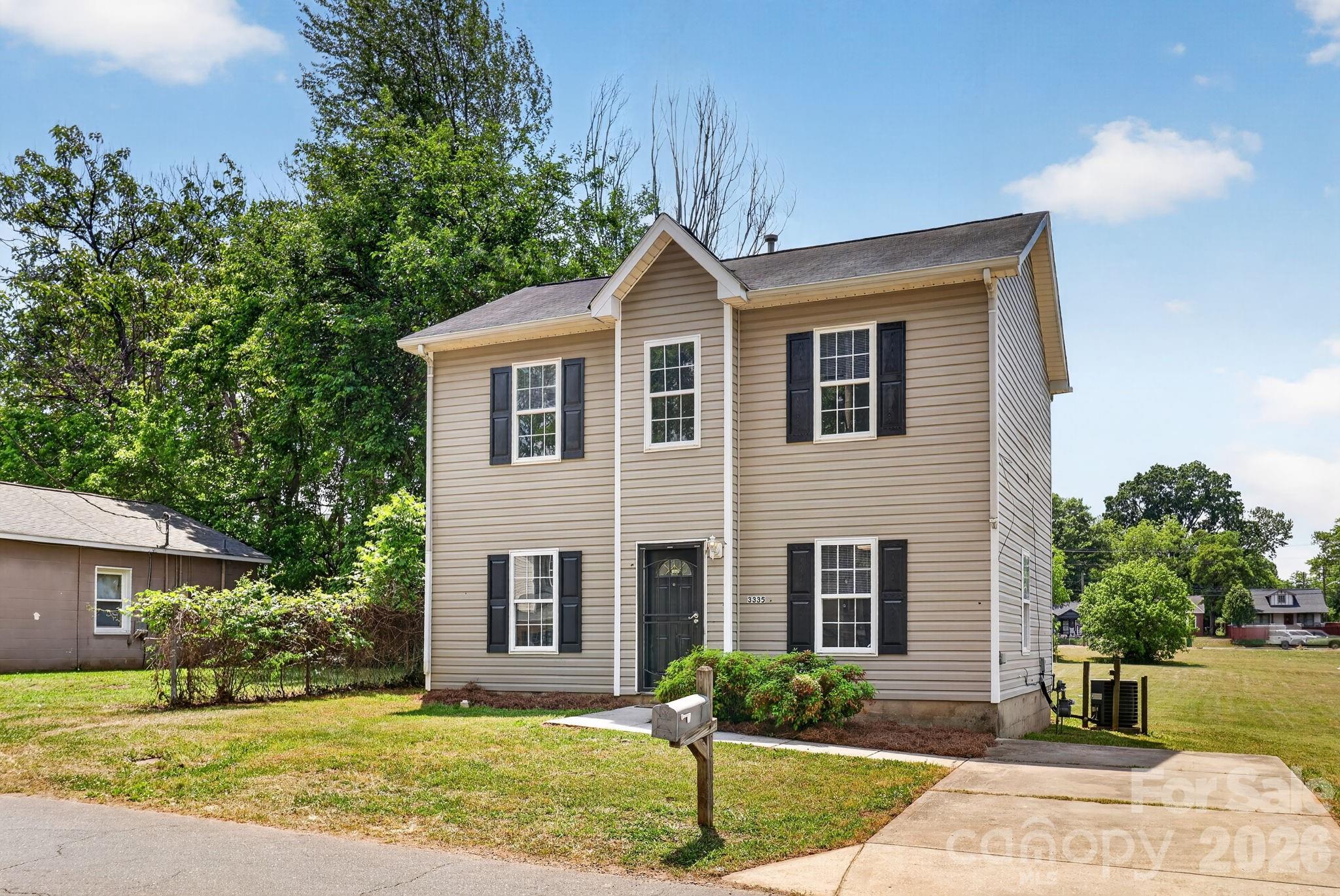 3335 Avalon Avenue, Charlotte, NC - photo 5 of 32