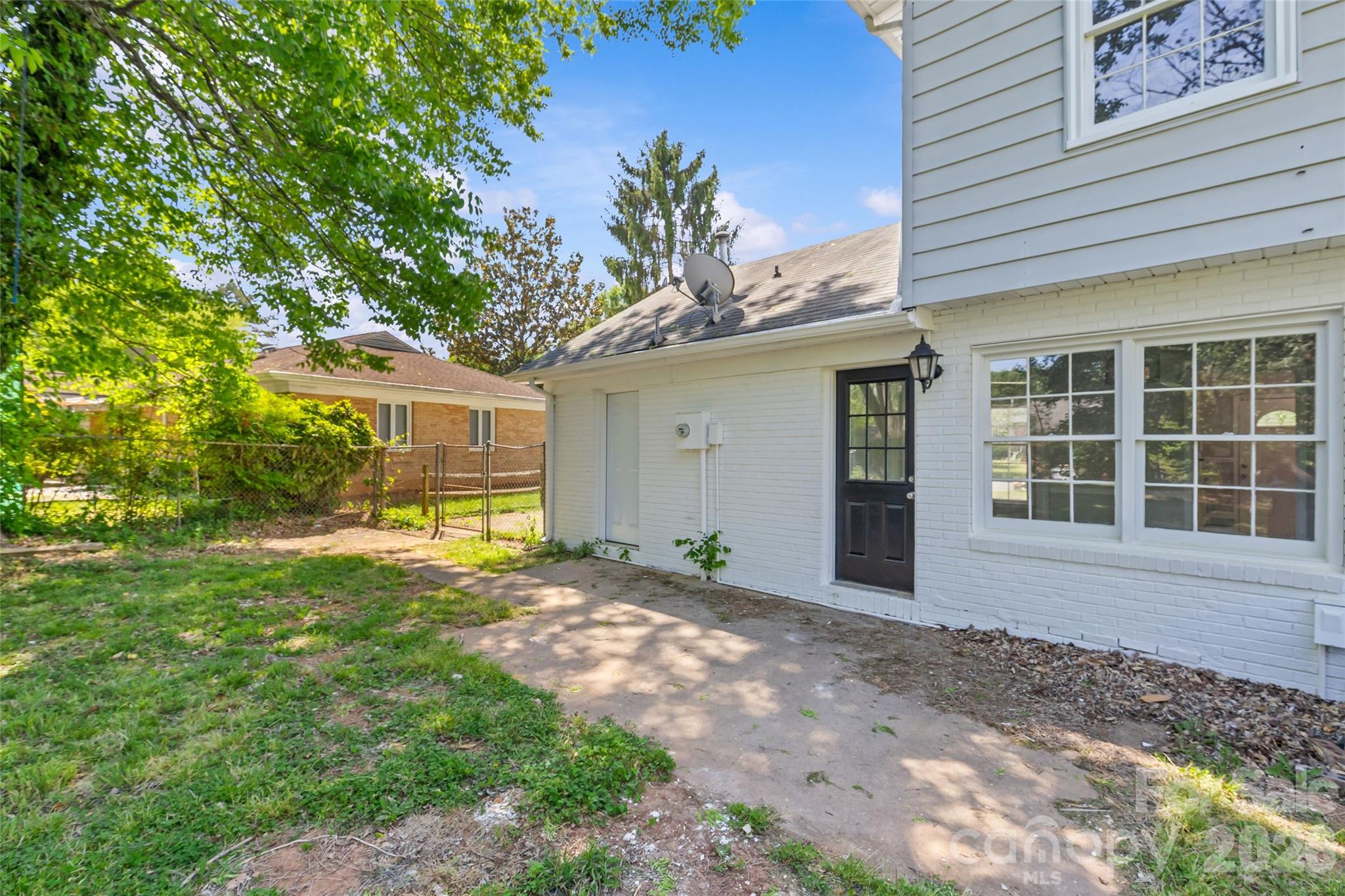 Photo 42 of 1401 Cedarwood Lane, Charlotte, NC