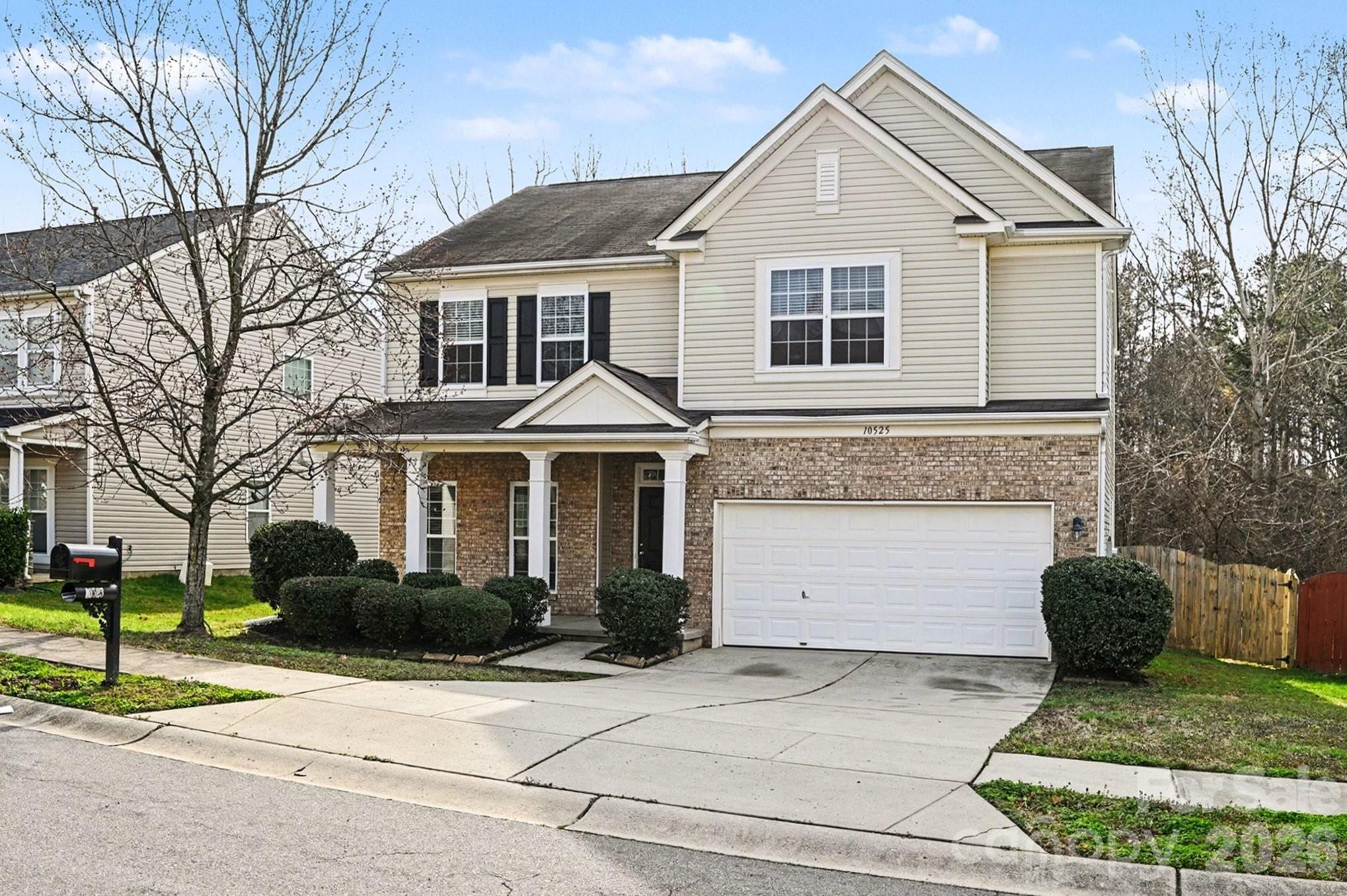 Photo 2 of 10525 Dominion Village Drive, Charlotte, NC