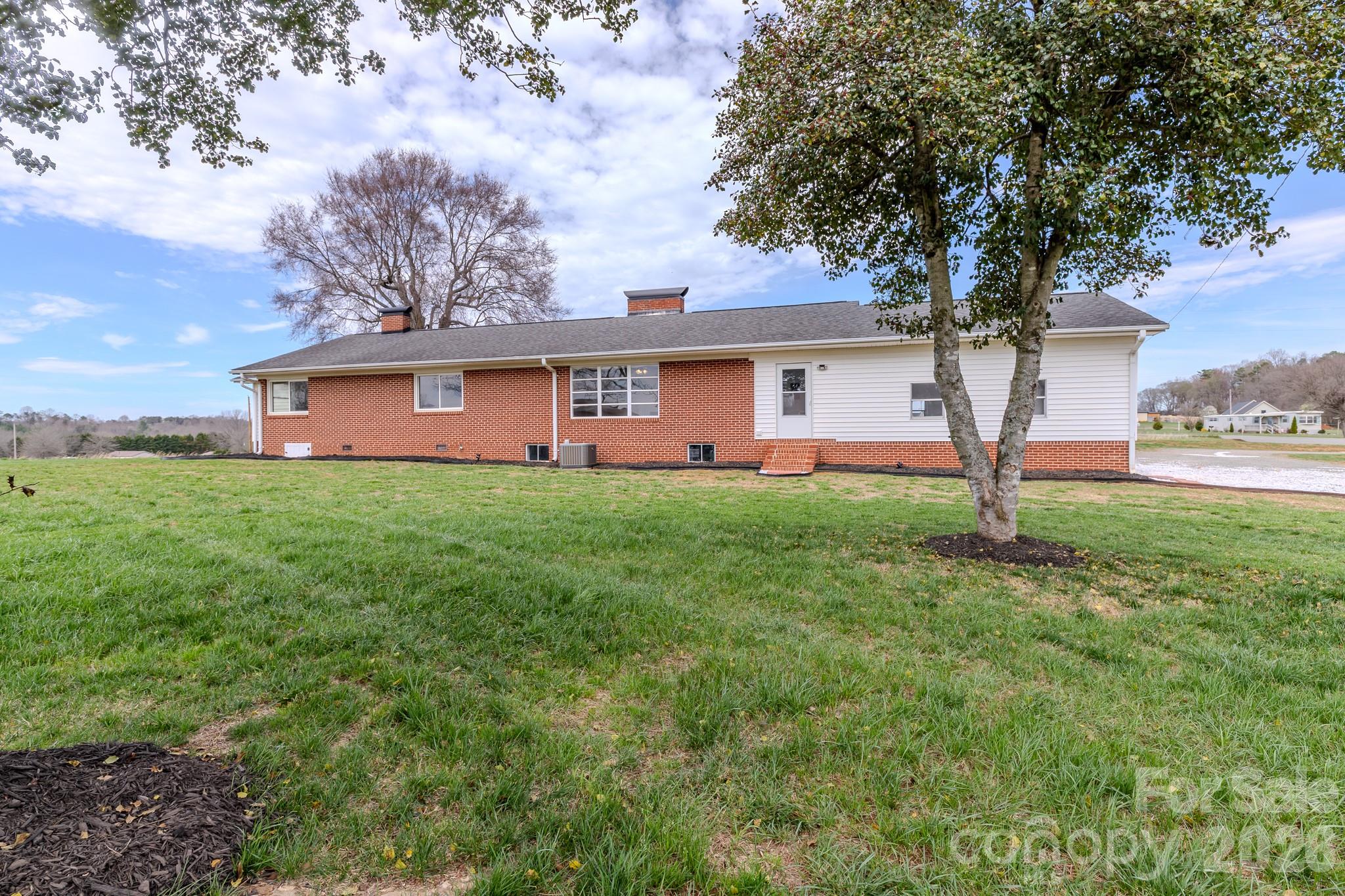 Photo 3 of 1217 Daniels Road, Lincolnton, NC