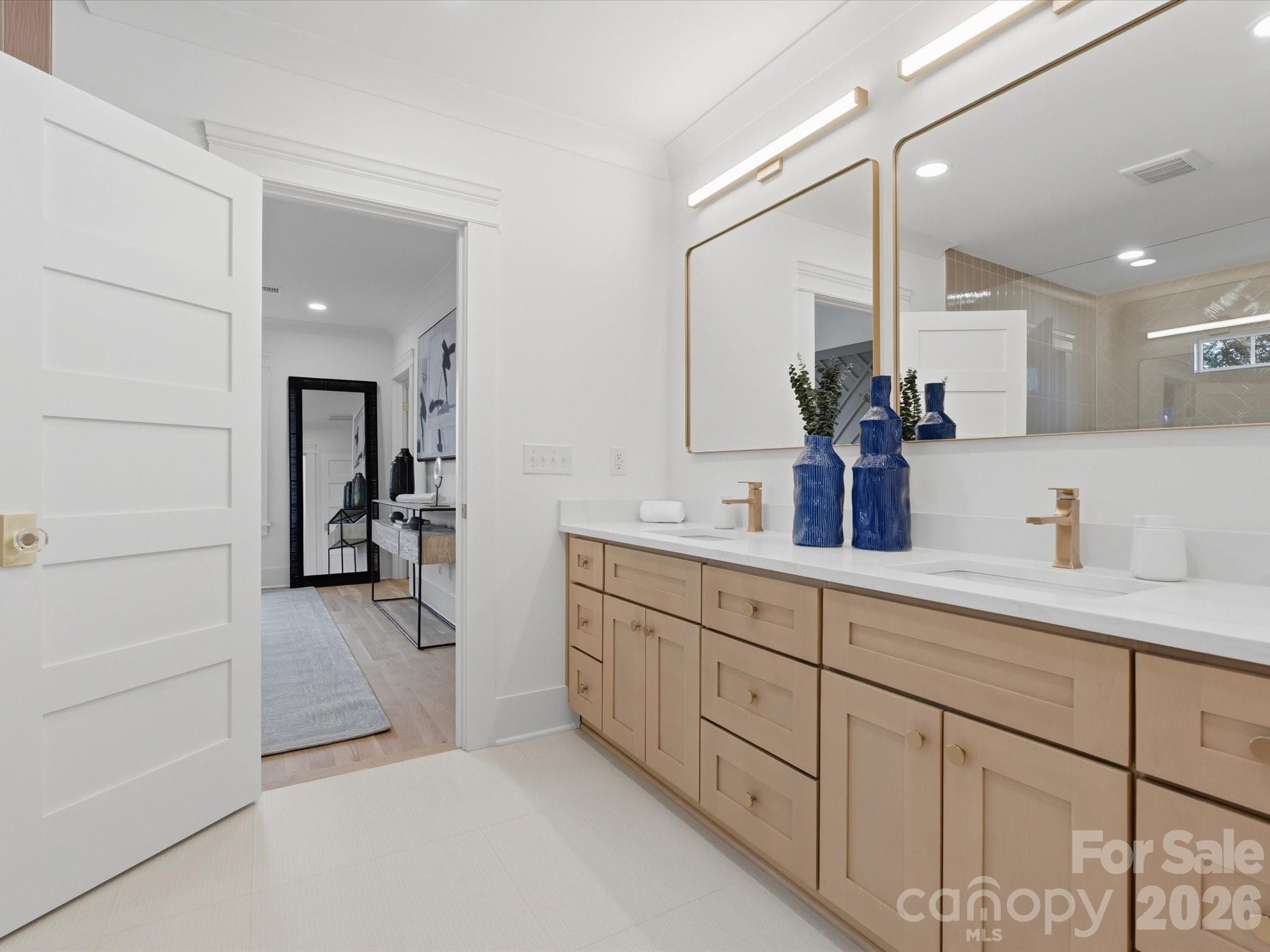 431 W Peterson Drive, Charlotte, NC - photo 31 of 49