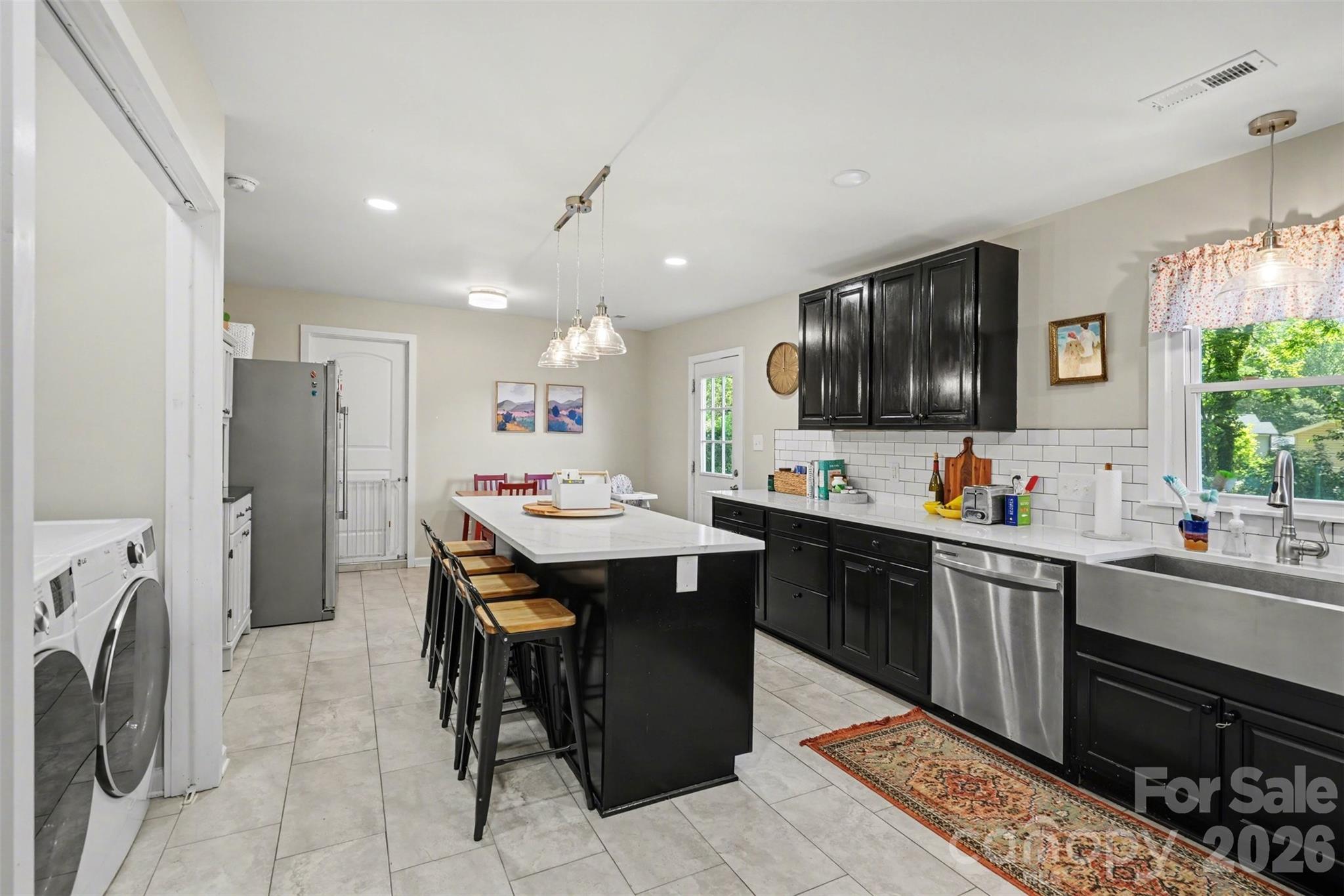 204 N Oak Street, Lowell, NC - photo 7 of 22