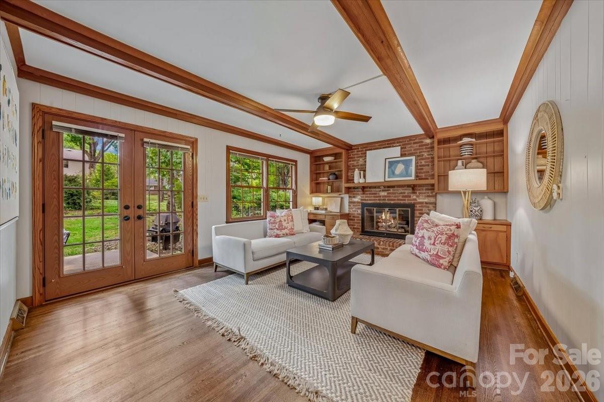 Photo 7 of 1024 Court Drive, Charlotte, NC