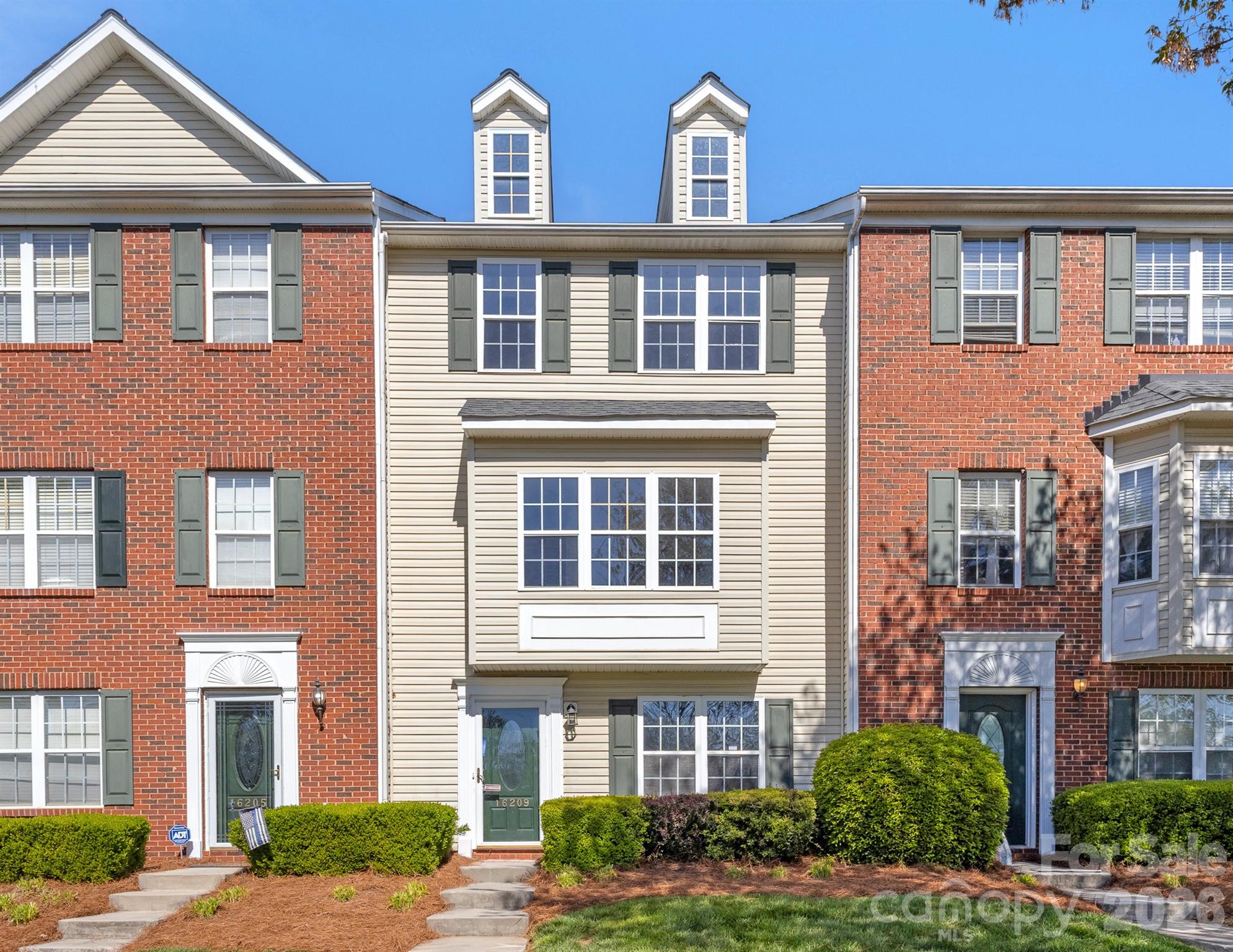 16209 Peachmont Drive, Cornelius, NC