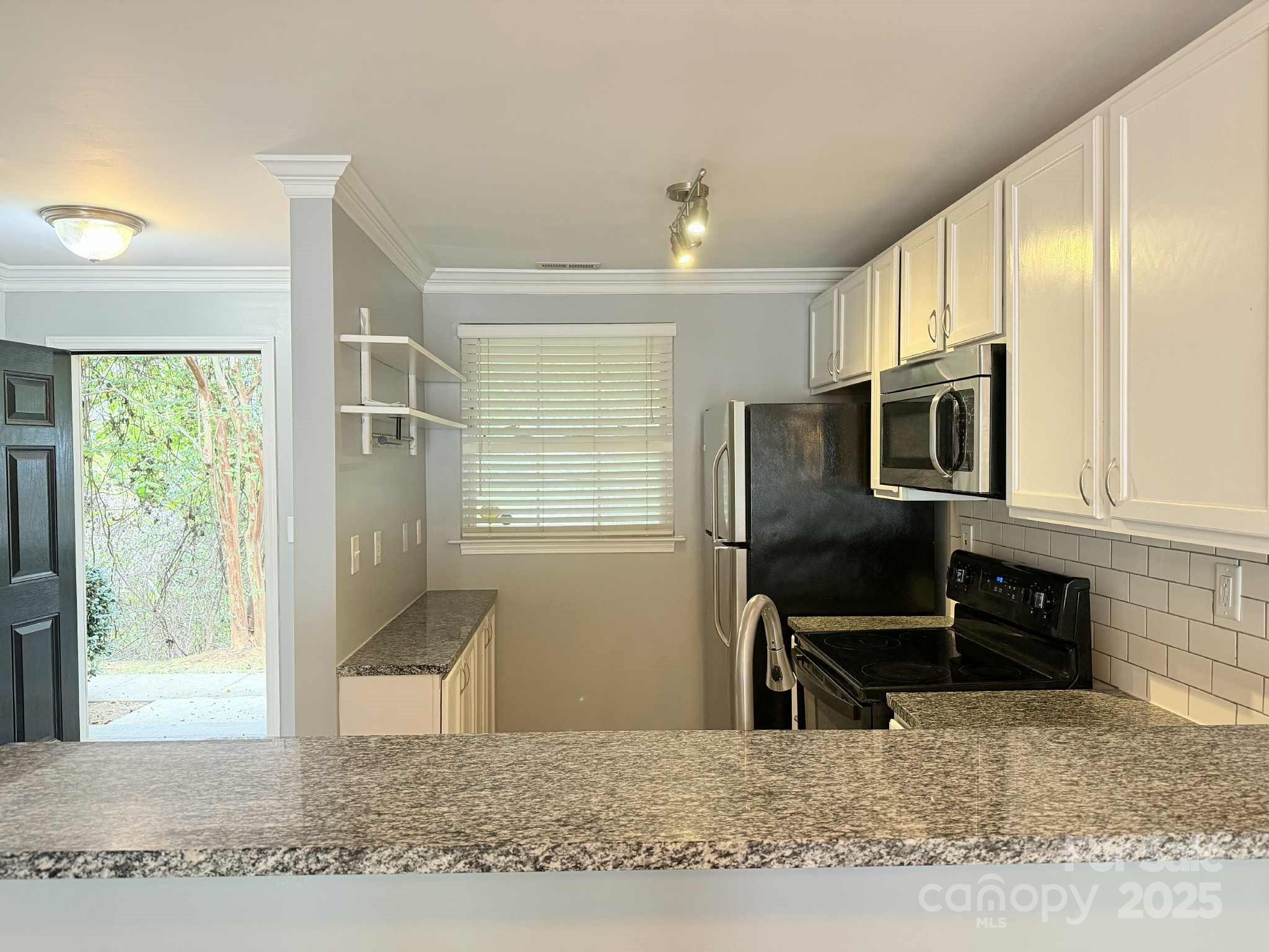 Photo 6 of 1218 Green Oaks LaneJ, Charlotte, NC