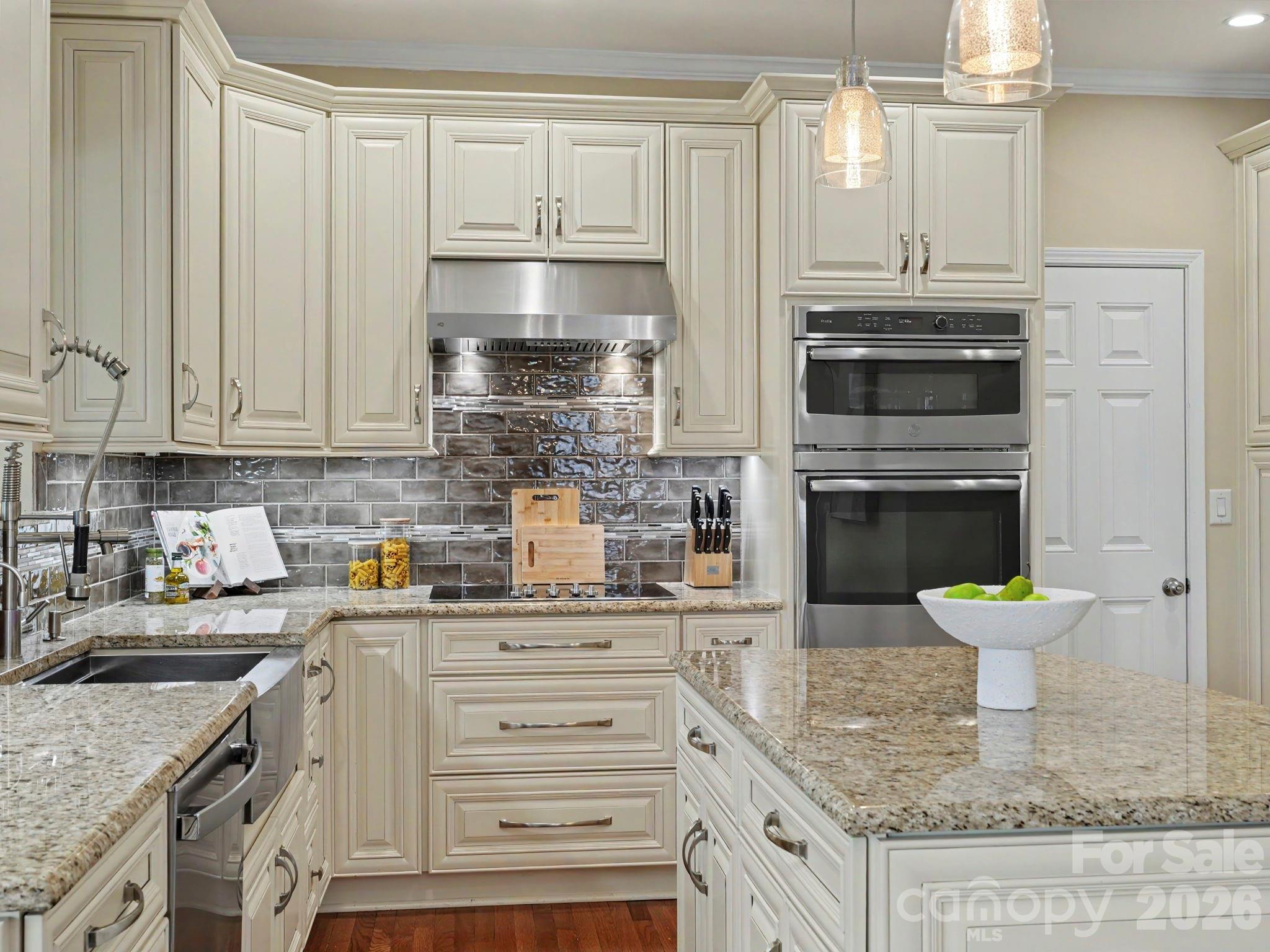 Home for sale at 15505 Robsart Court, Charlotte, NC — photo 12 of 48