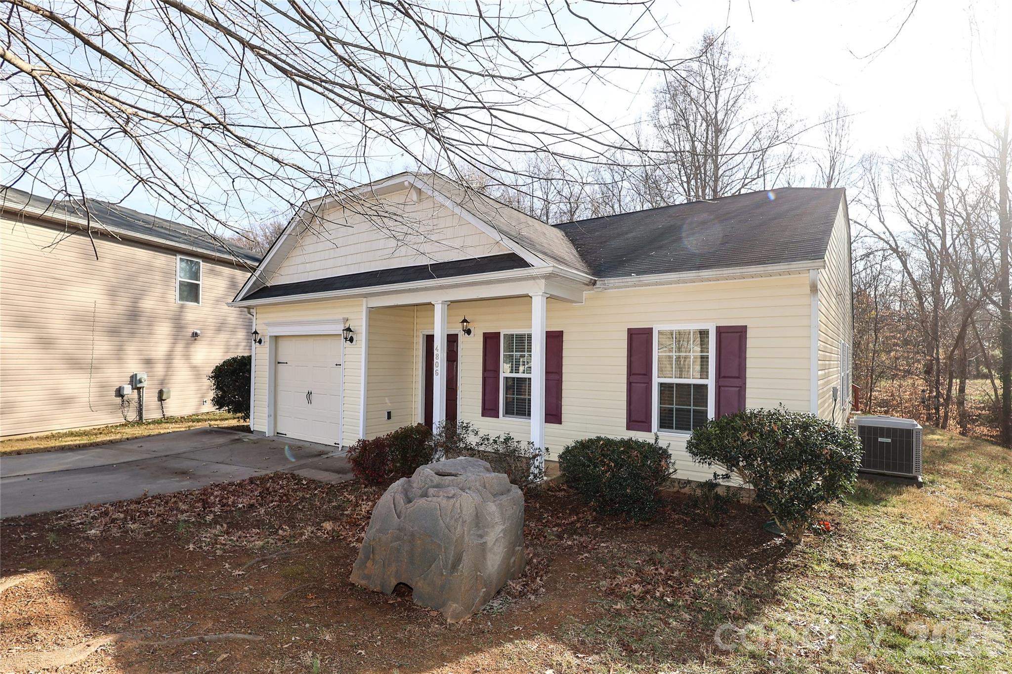 Photo 3 of 4806 Lynn Lee Circle, Charlotte, NC