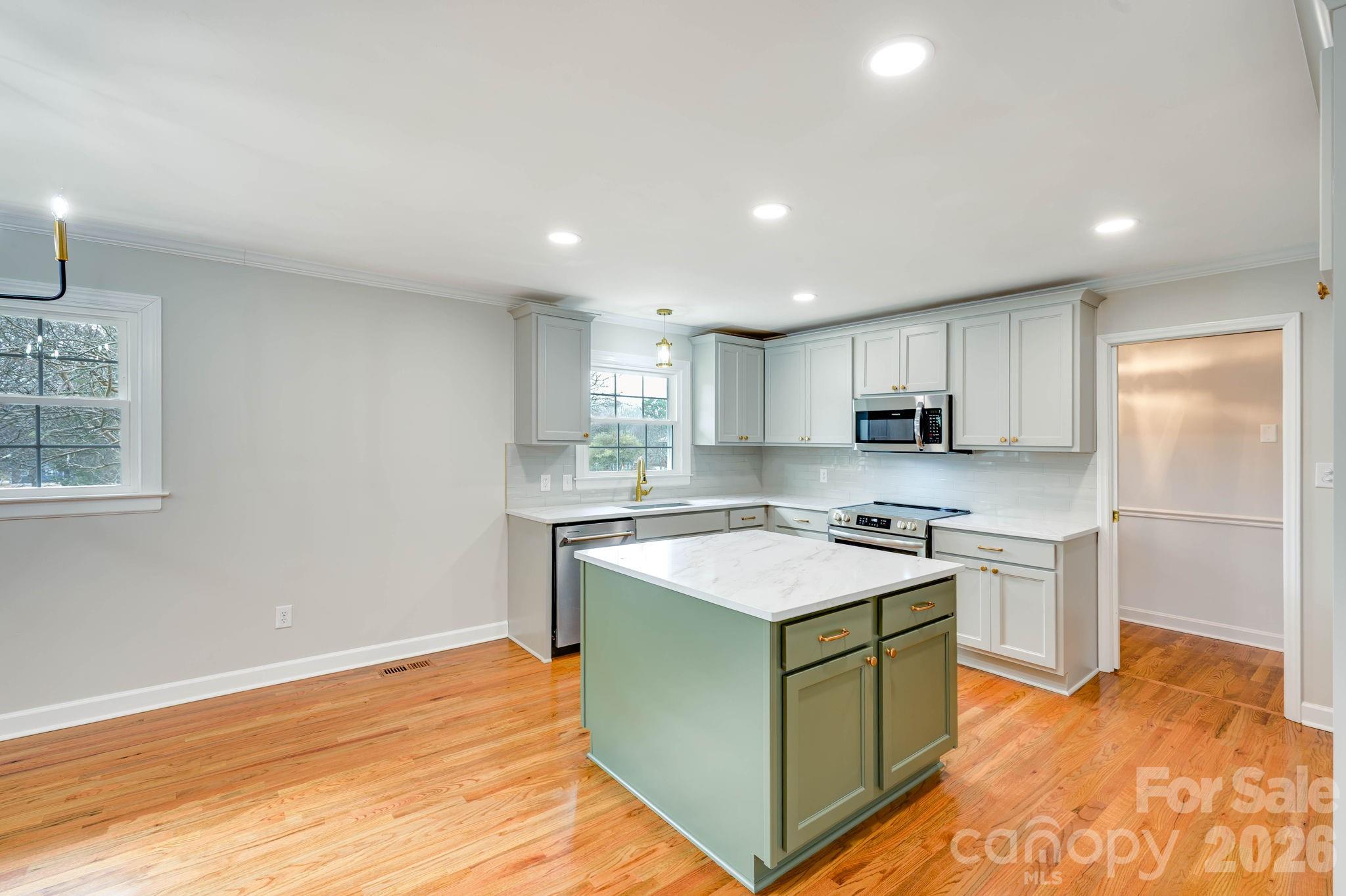 Photo 6 of 110 Scottsmoor Drive, Charlotte, NC
