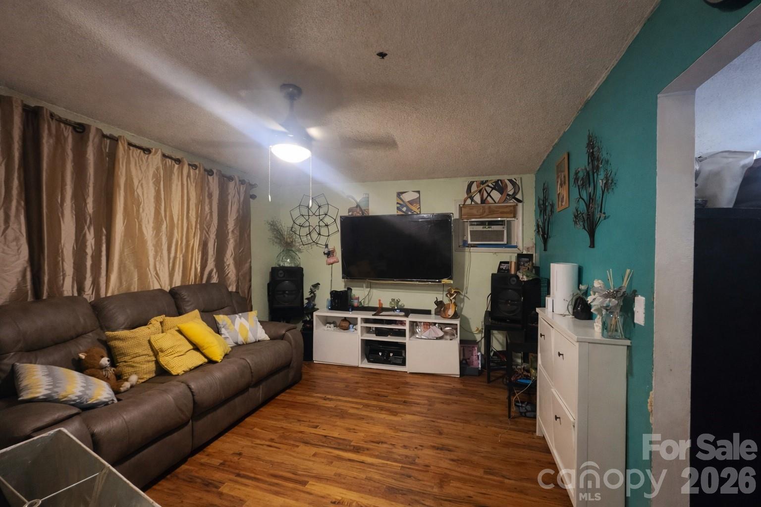 6836 Deanwood Place, Charlotte, NC - photo 4 of 7