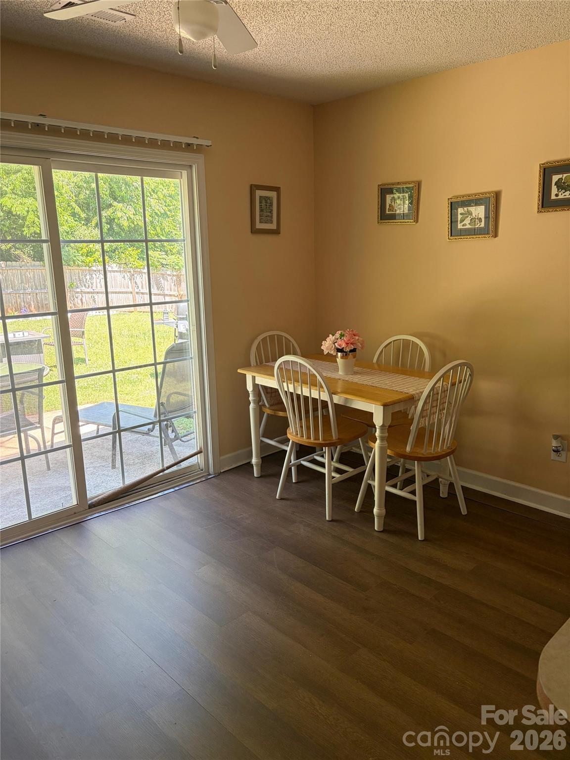 8019 shiny Meadow Lane, Charlotte, NC - photo 6 of 18