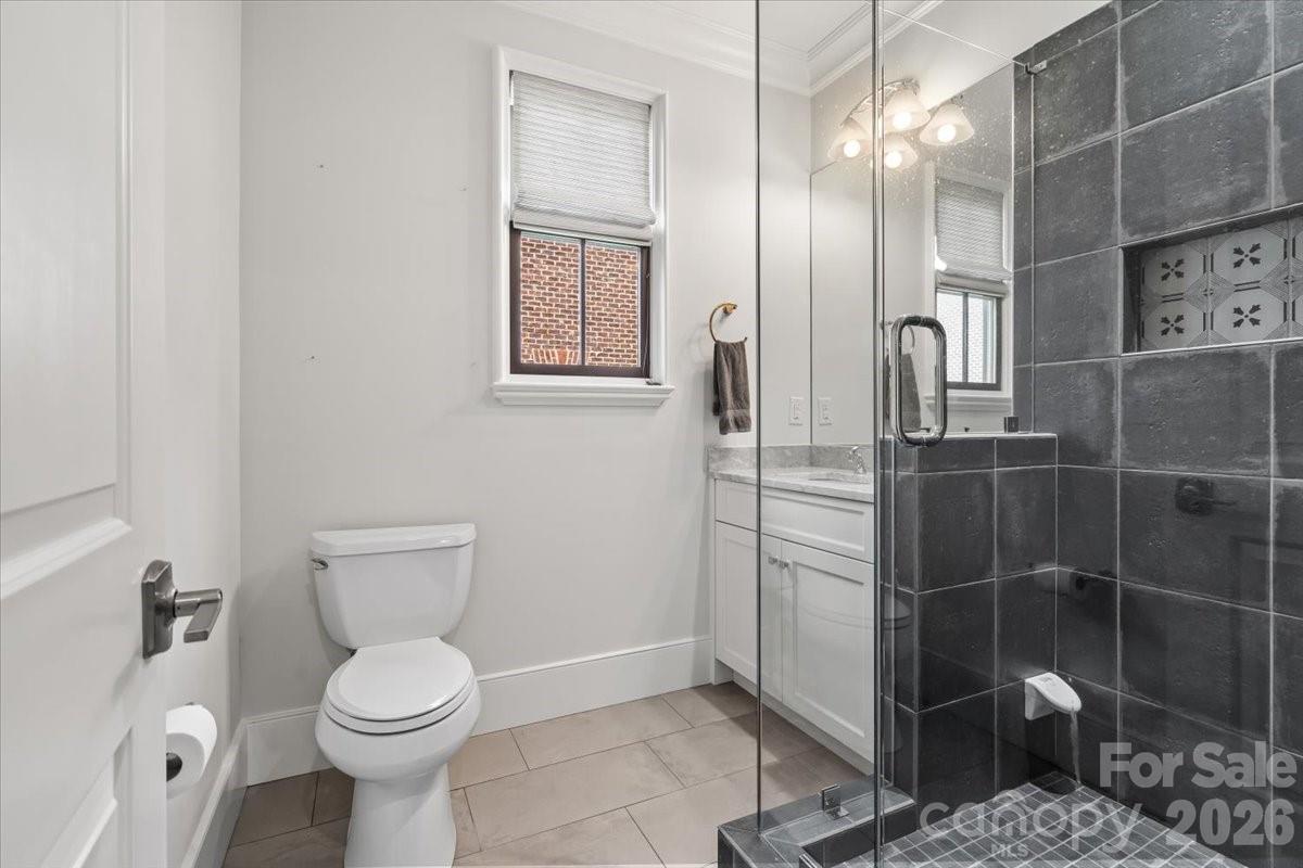 Photo 18 of 1160 S Kings Drive, Charlotte, NC