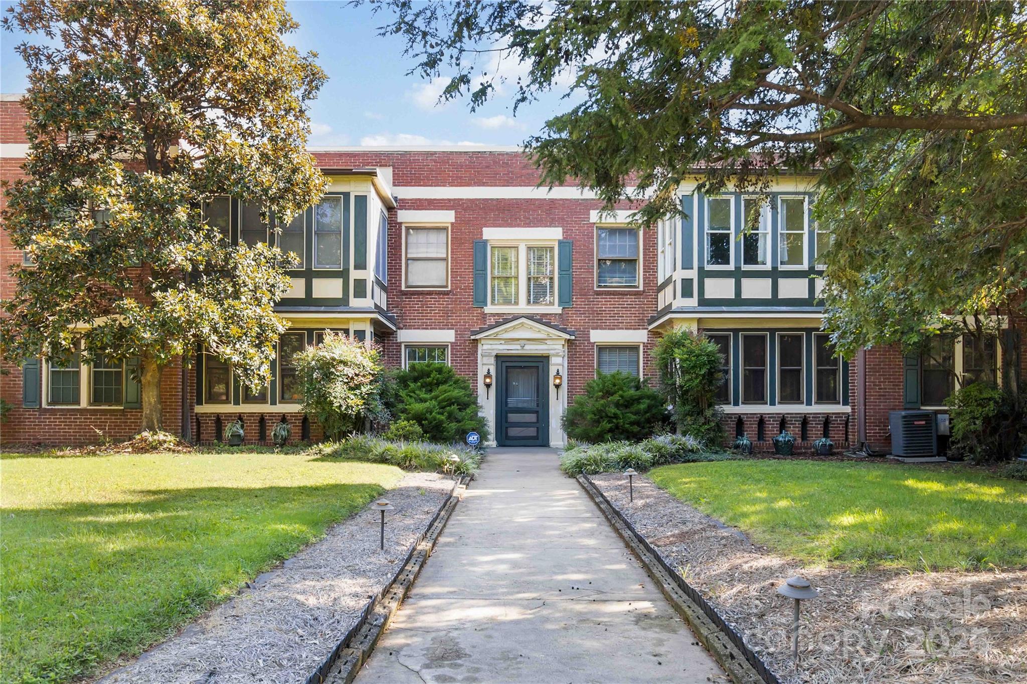 Home for sale at 811 E Morehead Street6, Charlotte, NC — photo 1 of 35