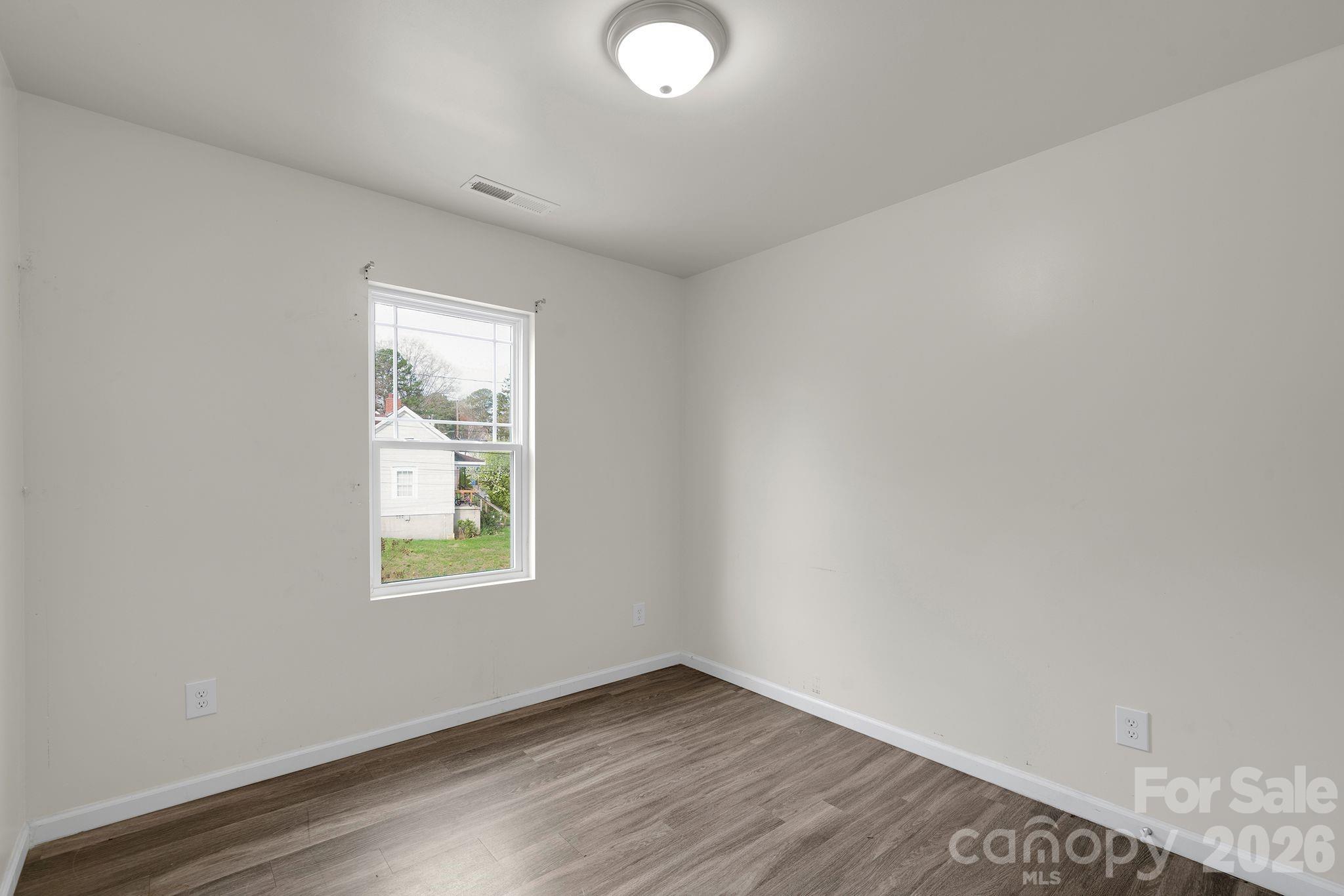 372 E Mills Avenue, Mooresville, NC - photo 11 of 29