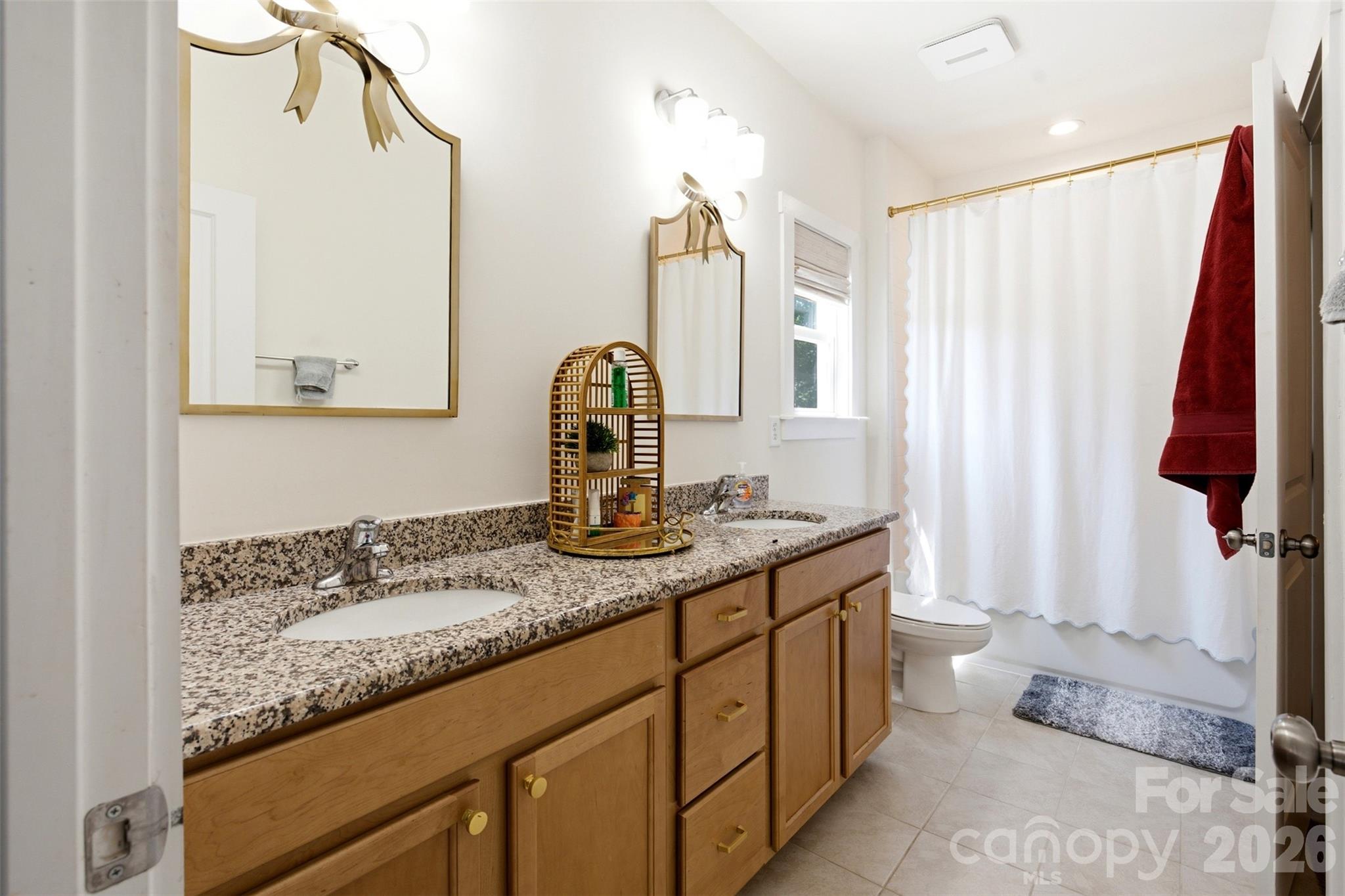 Photo 28 of 15611 Walnut Hill Drive, Charlotte, NC