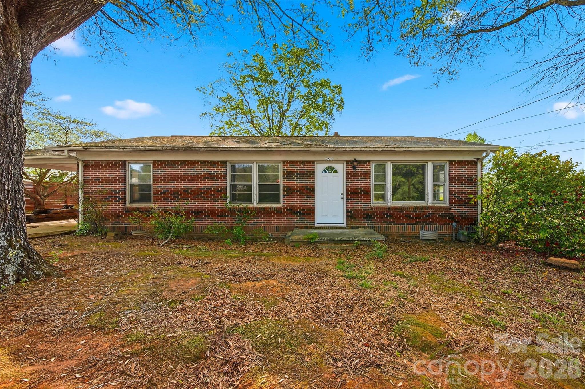 2610 20th Street Lane NE, Hickory, NC - photo 1 of 36