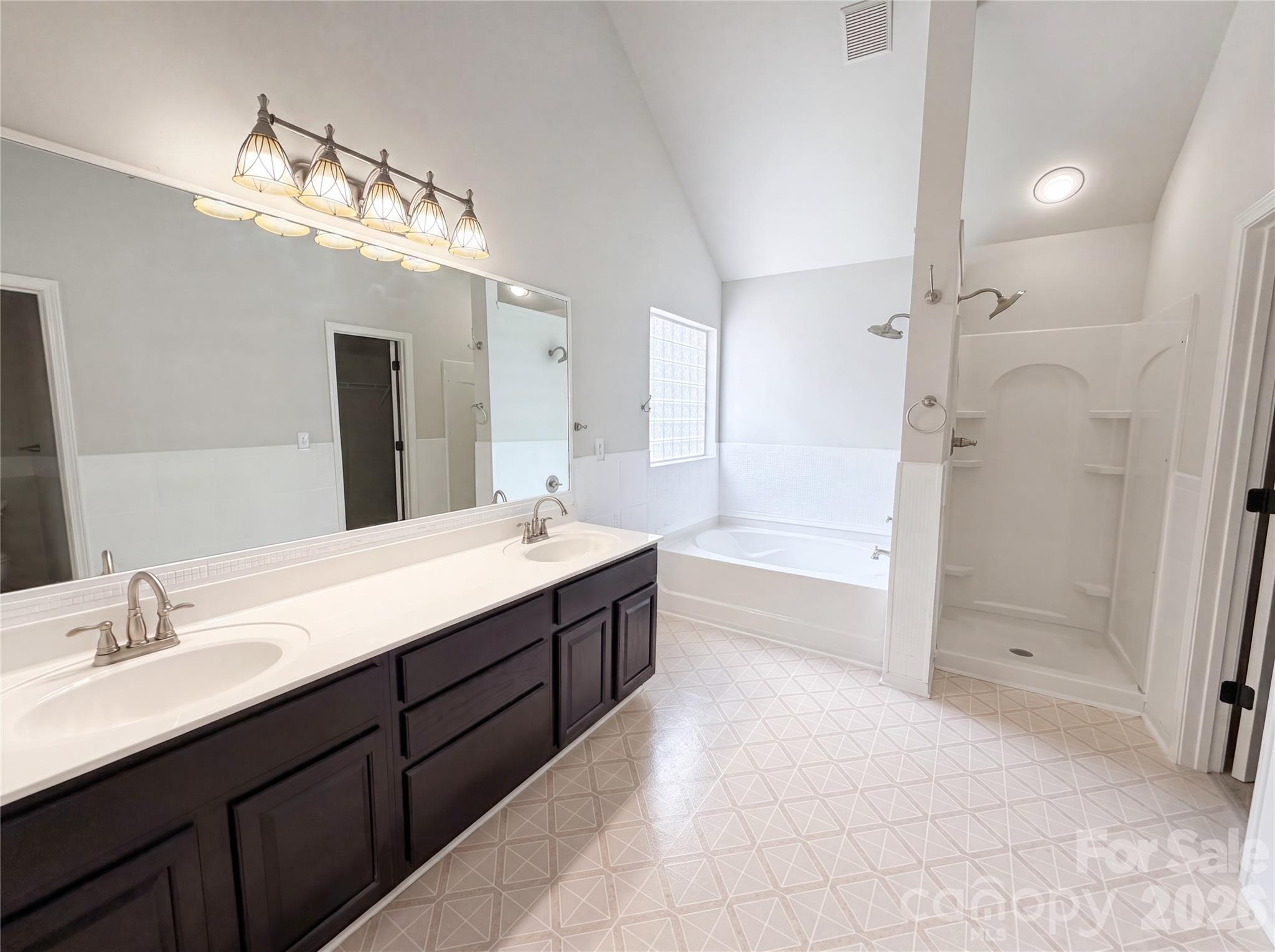 Photo 13 of 4024 Fifendrum Lane, Charlotte, NC