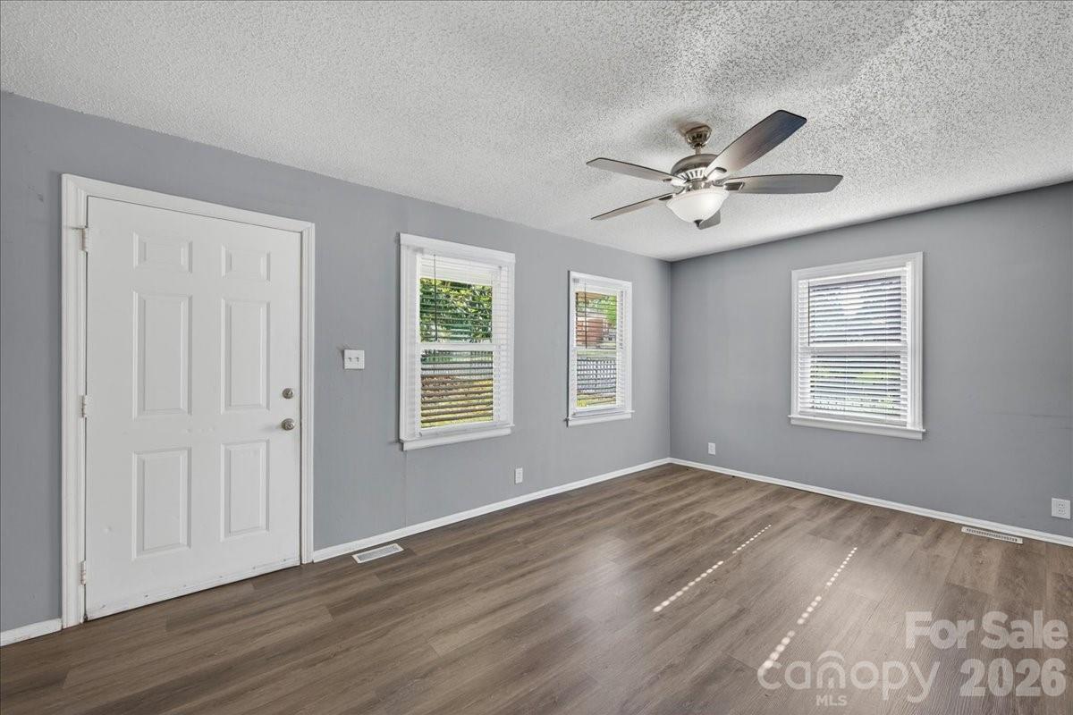 936 Holland Avenue, Charlotte, NC - photo 6 of 29