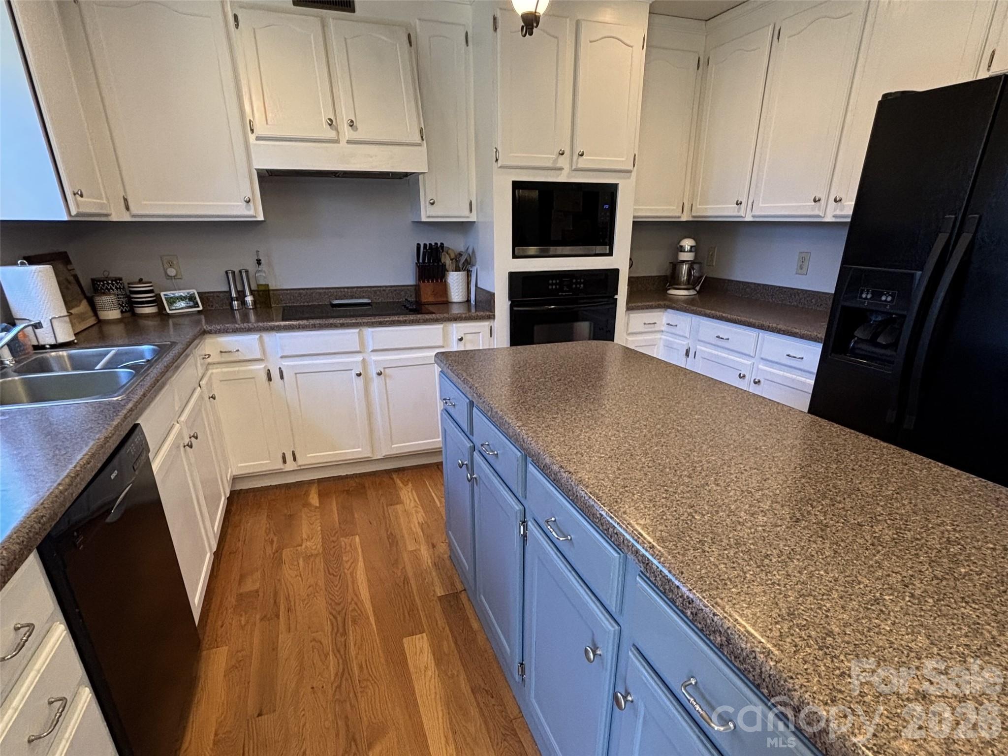 2311 Merts Way, Hudson, NC - photo 11 of 32