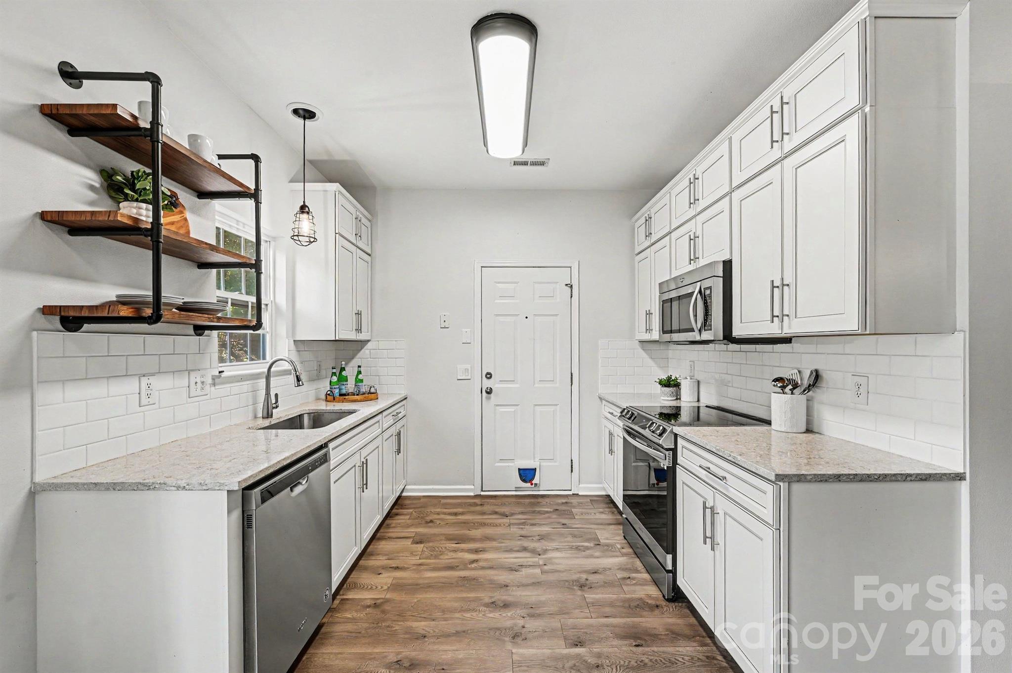 Photo 12 of 9902 Highlands Crossing Drive, Charlotte, NC