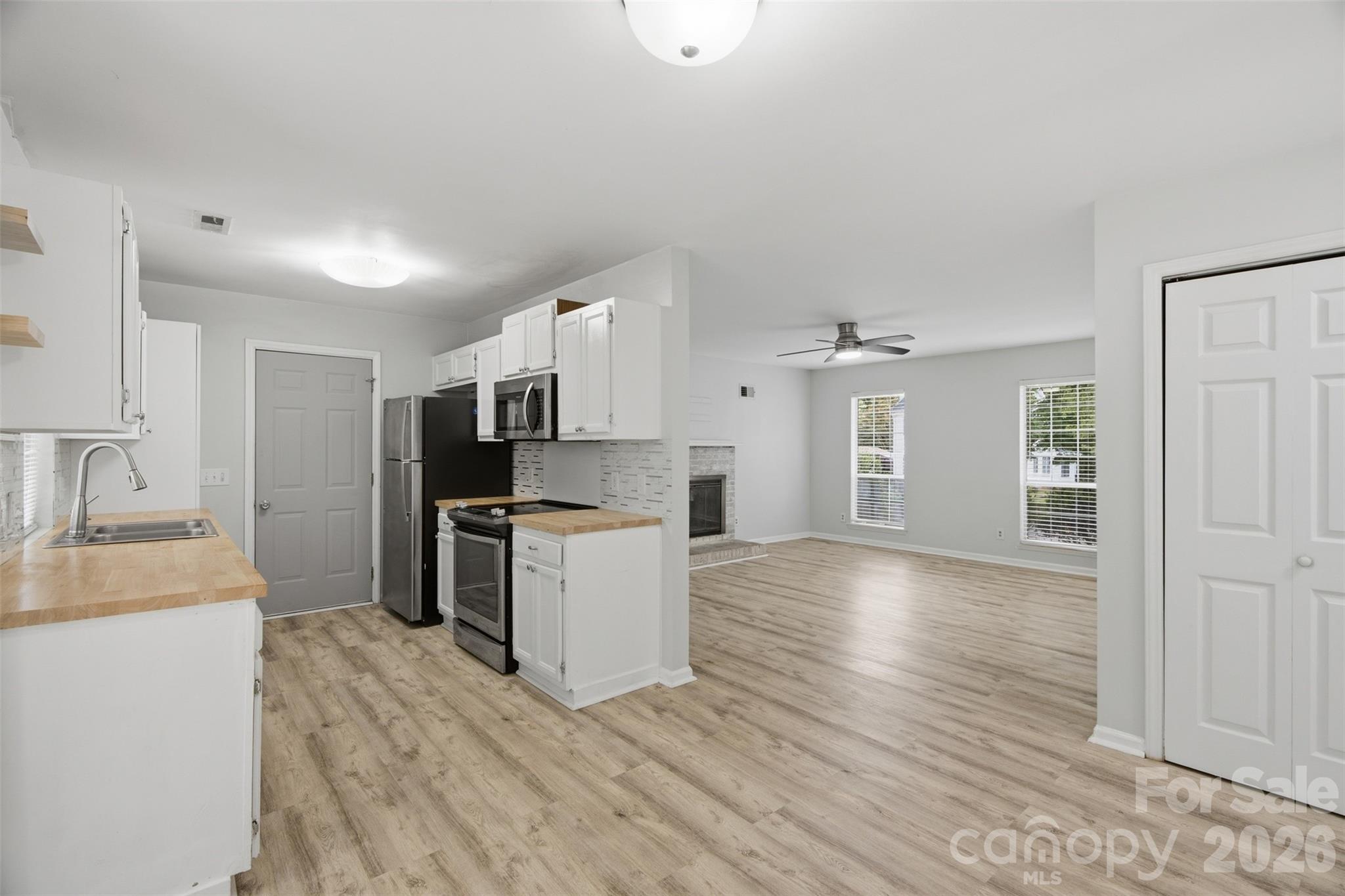 Home for sale at 8345 Houndstooth Drive, Charlotte, NC — photo 7 of 24