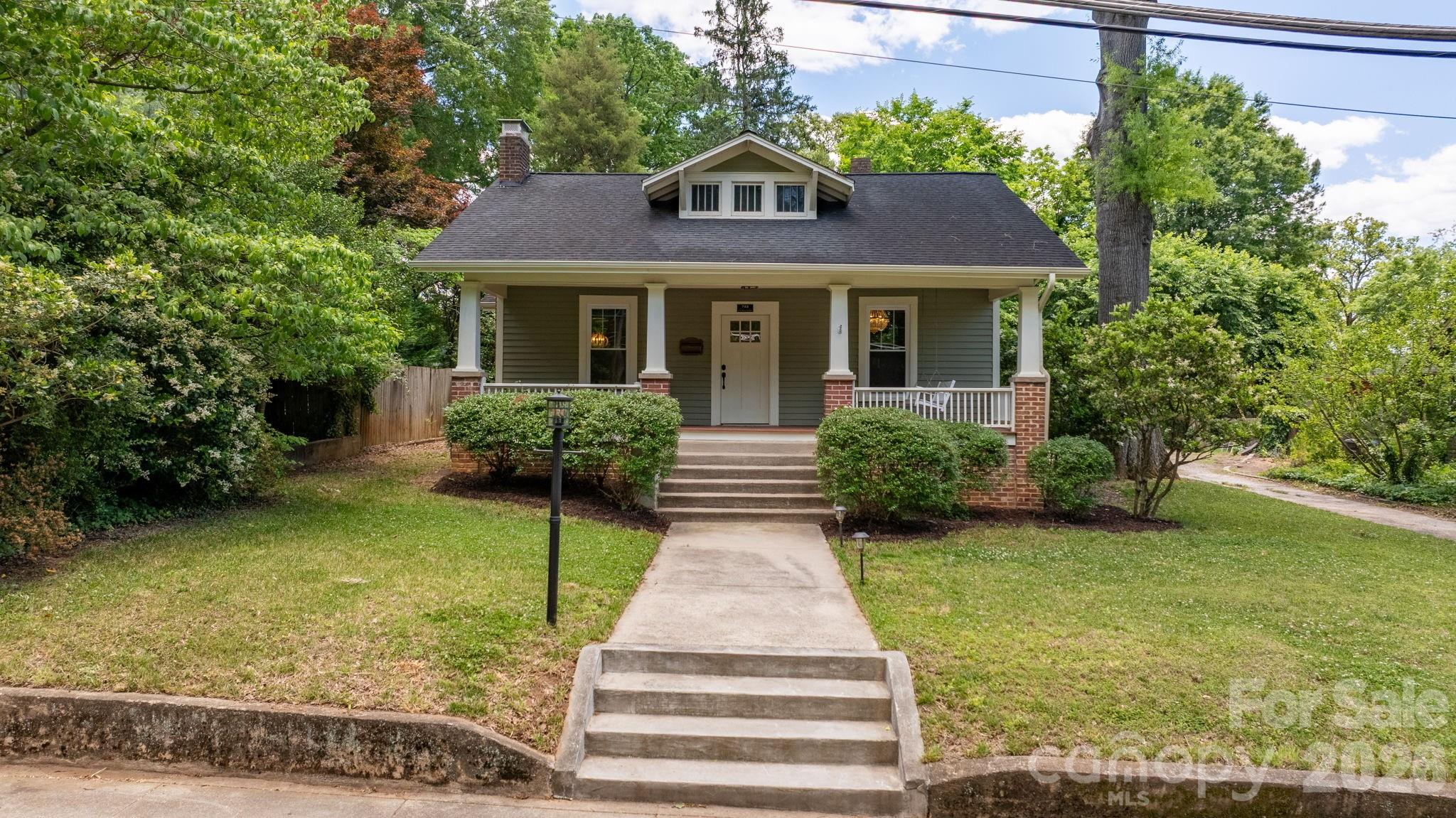 Photo 2 of 722 E Broad Street, Statesville, NC