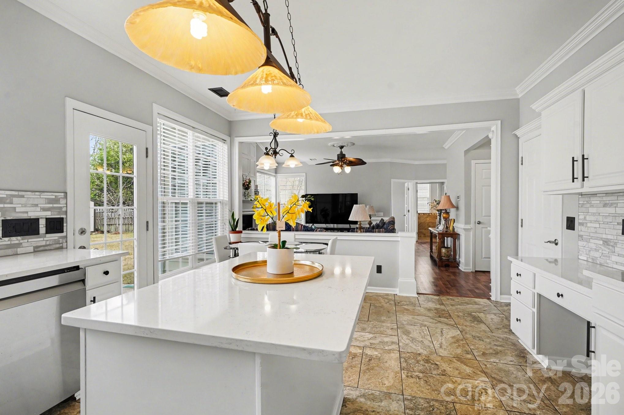 8727 Fieldcroft Drive, Charlotte, NC - photo 8 of 32