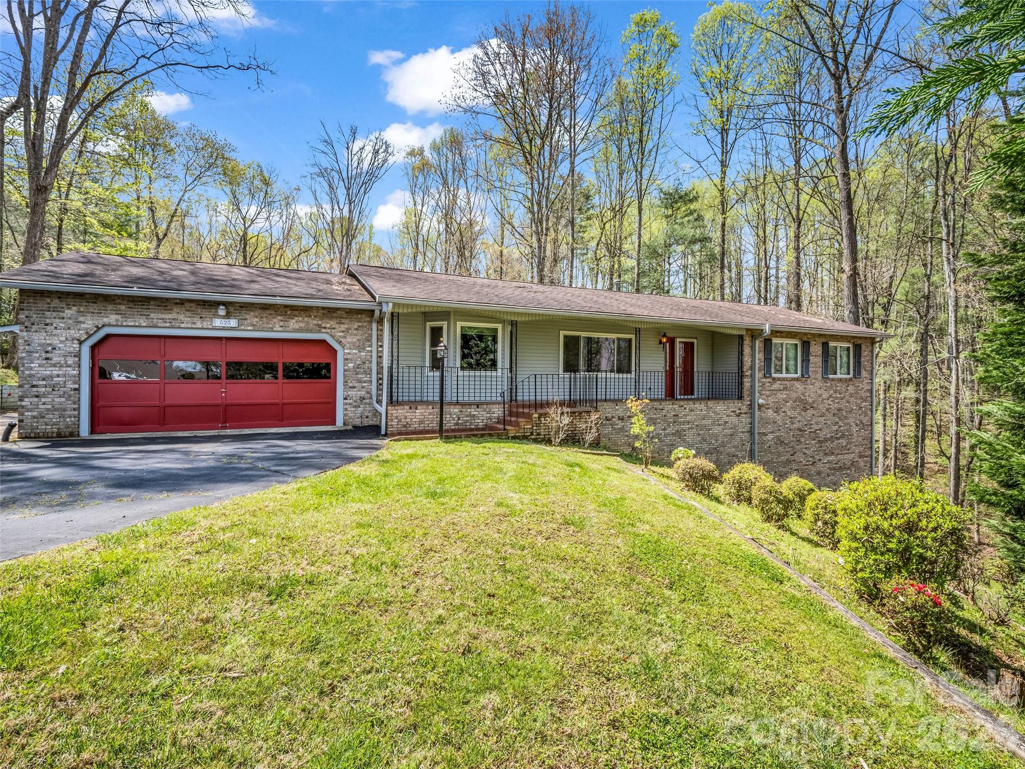 Photo 2 of 525 Maren Court, Hendersonville, NC