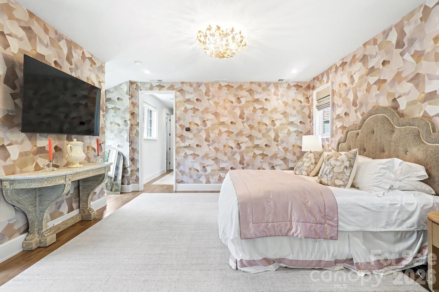 Home for sale at 2310 Beverly Drive, Charlotte, NC — photo 21 of 48