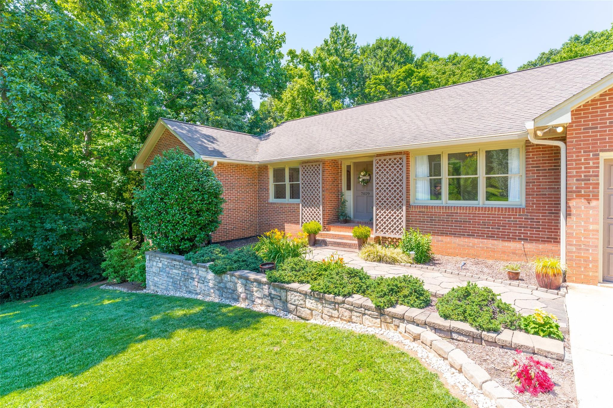 Photo 3 of 7029 Forest Hills Drive, Denver, NC