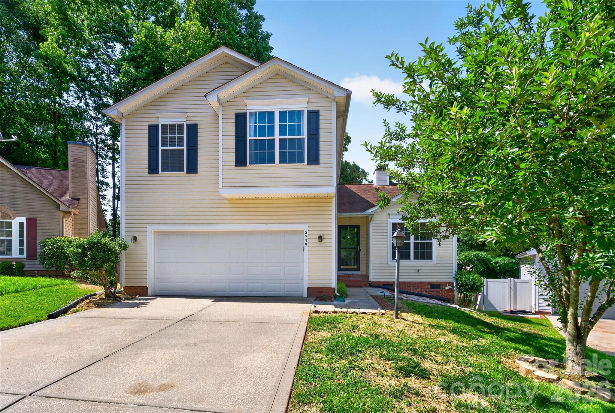 Photo 4 of 2539 Thornfield Road, Charlotte, NC
