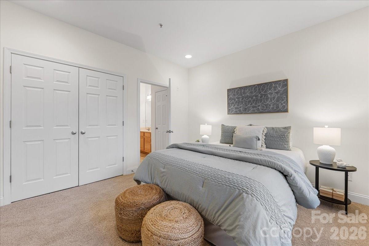 Photo 11 of 1000 E Woodlawn Road118, Charlotte, NC