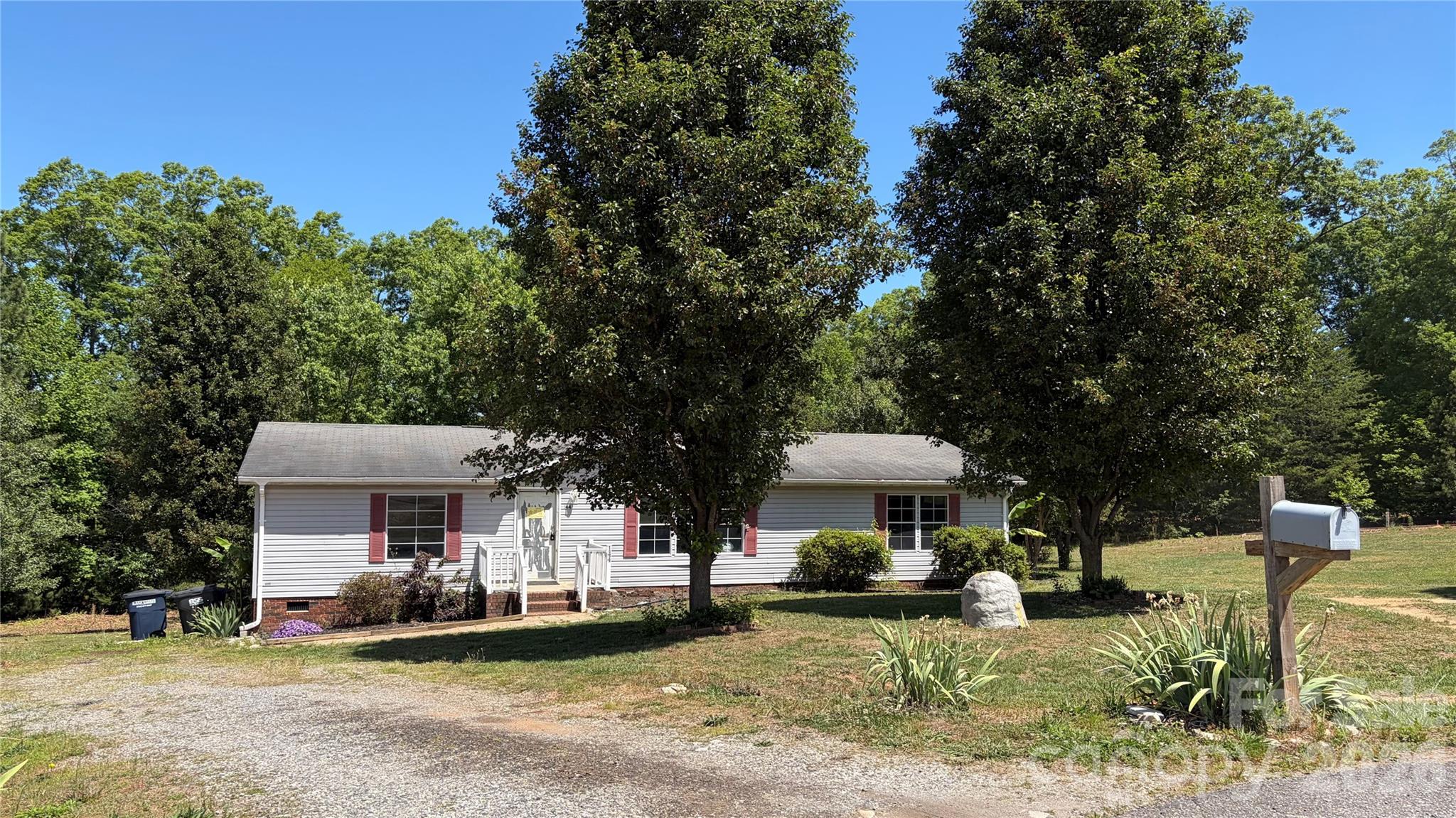 Photo 4 of 144 Carolina Wren Drive, Mooresville, NC