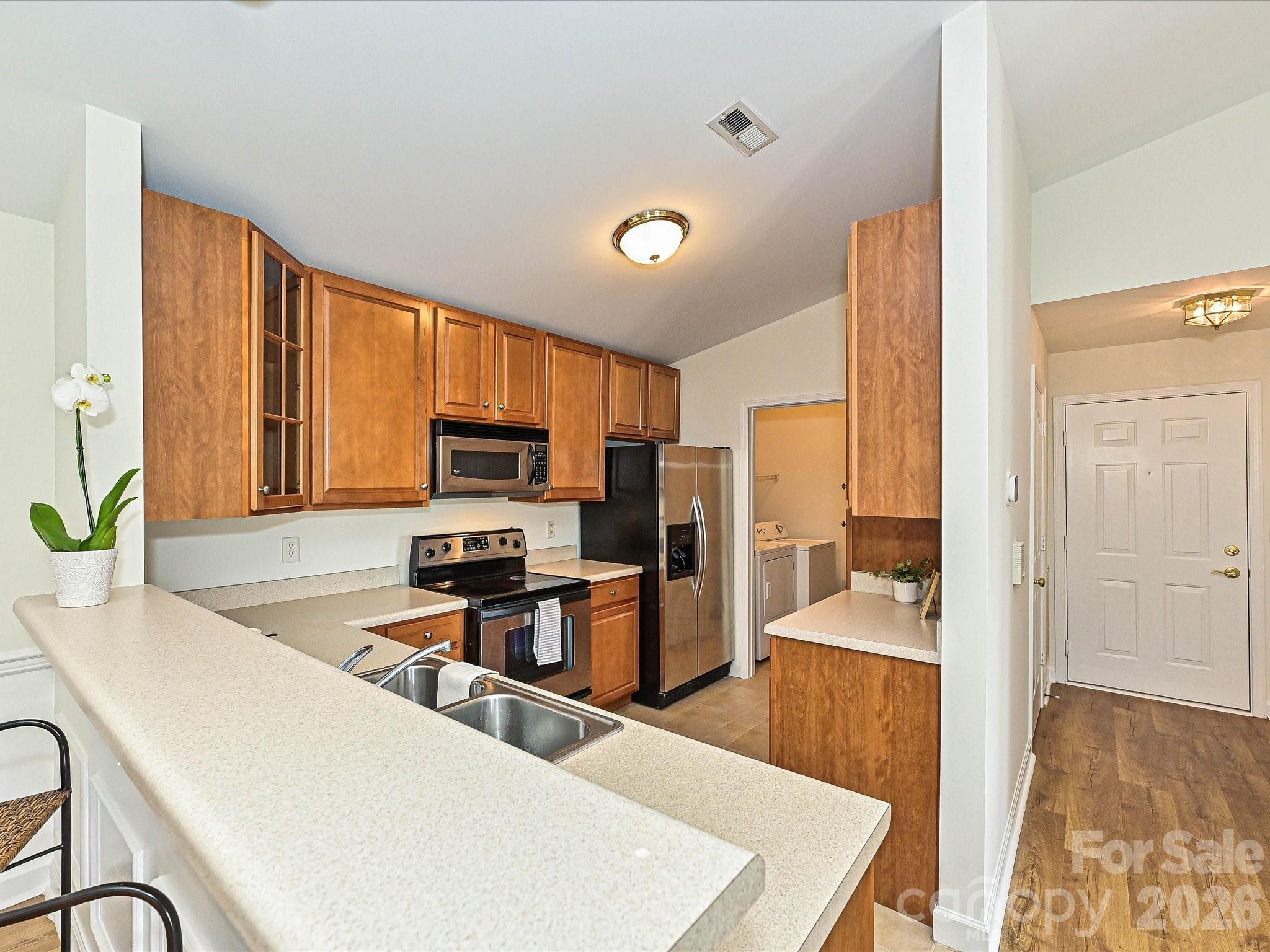 Photo 5 of 11873 Ridgeway Park Drive, Charlotte, NC