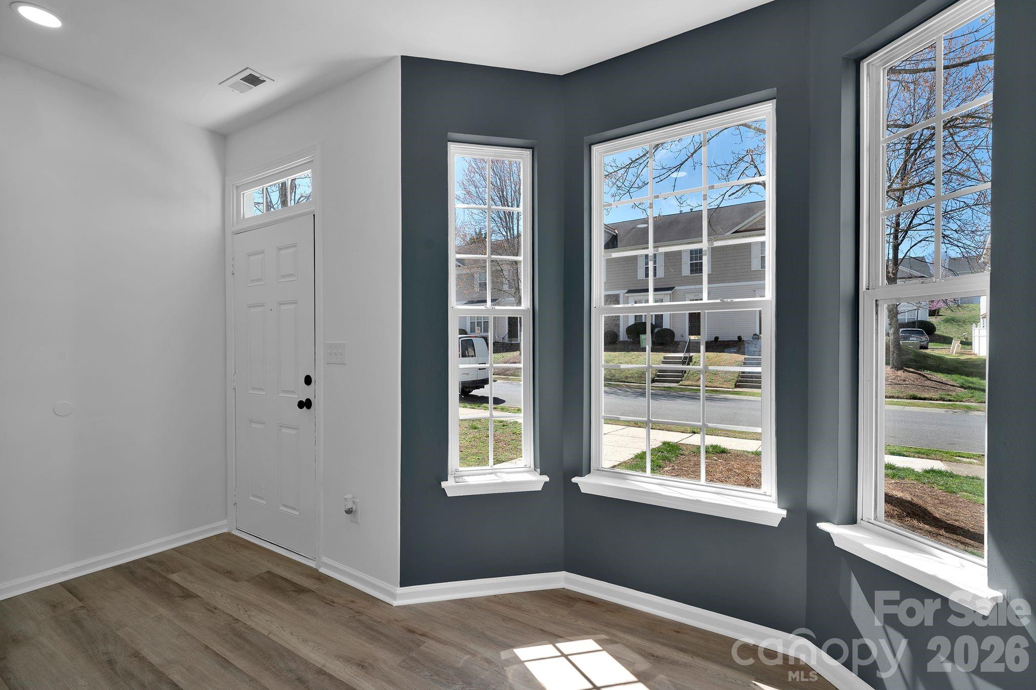 Photo 6 of 8131 Kings Creek Drive, Charlotte, NC