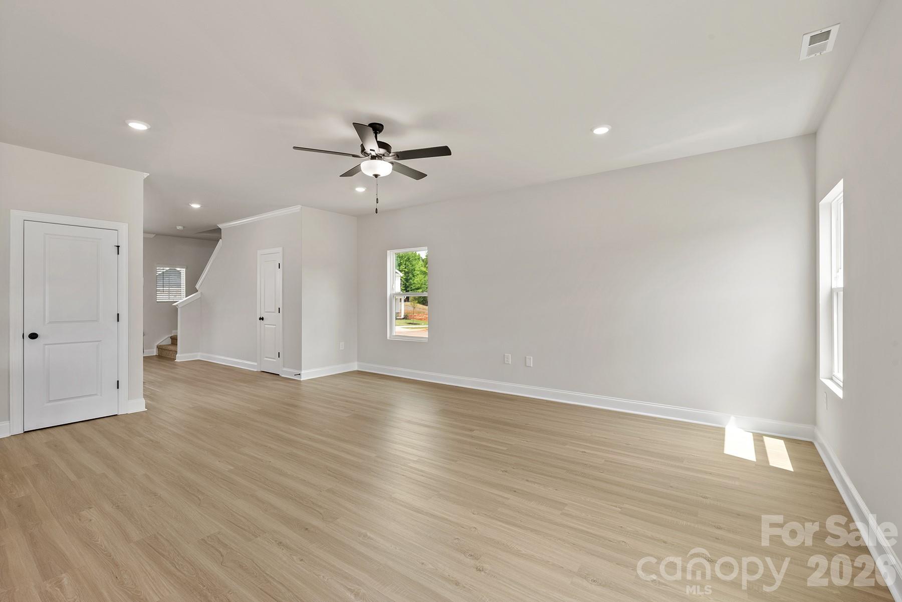Photo 4 of 6615 Fairford Drive, Charlotte, NC
