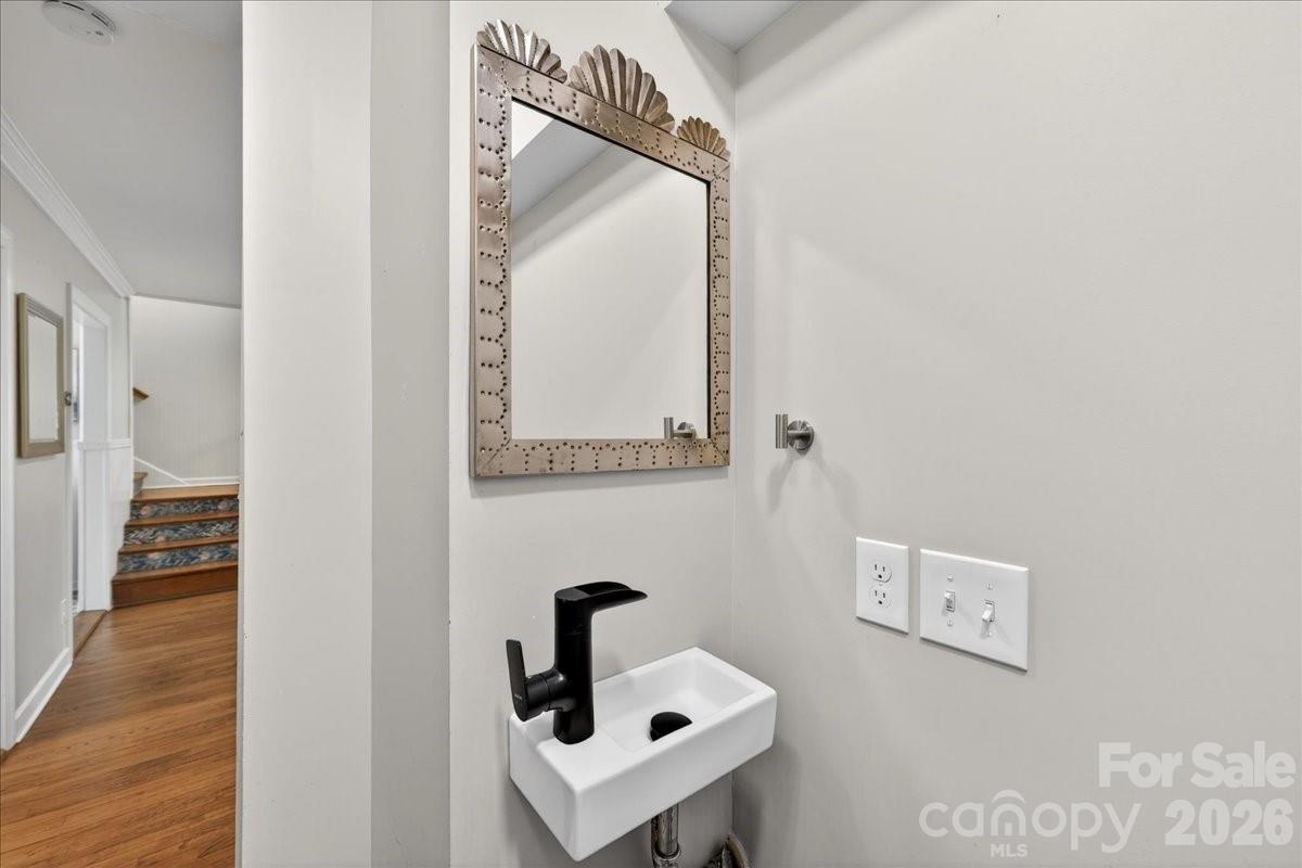 Photo 10 of 2034 Lanier Avenue, Charlotte, NC