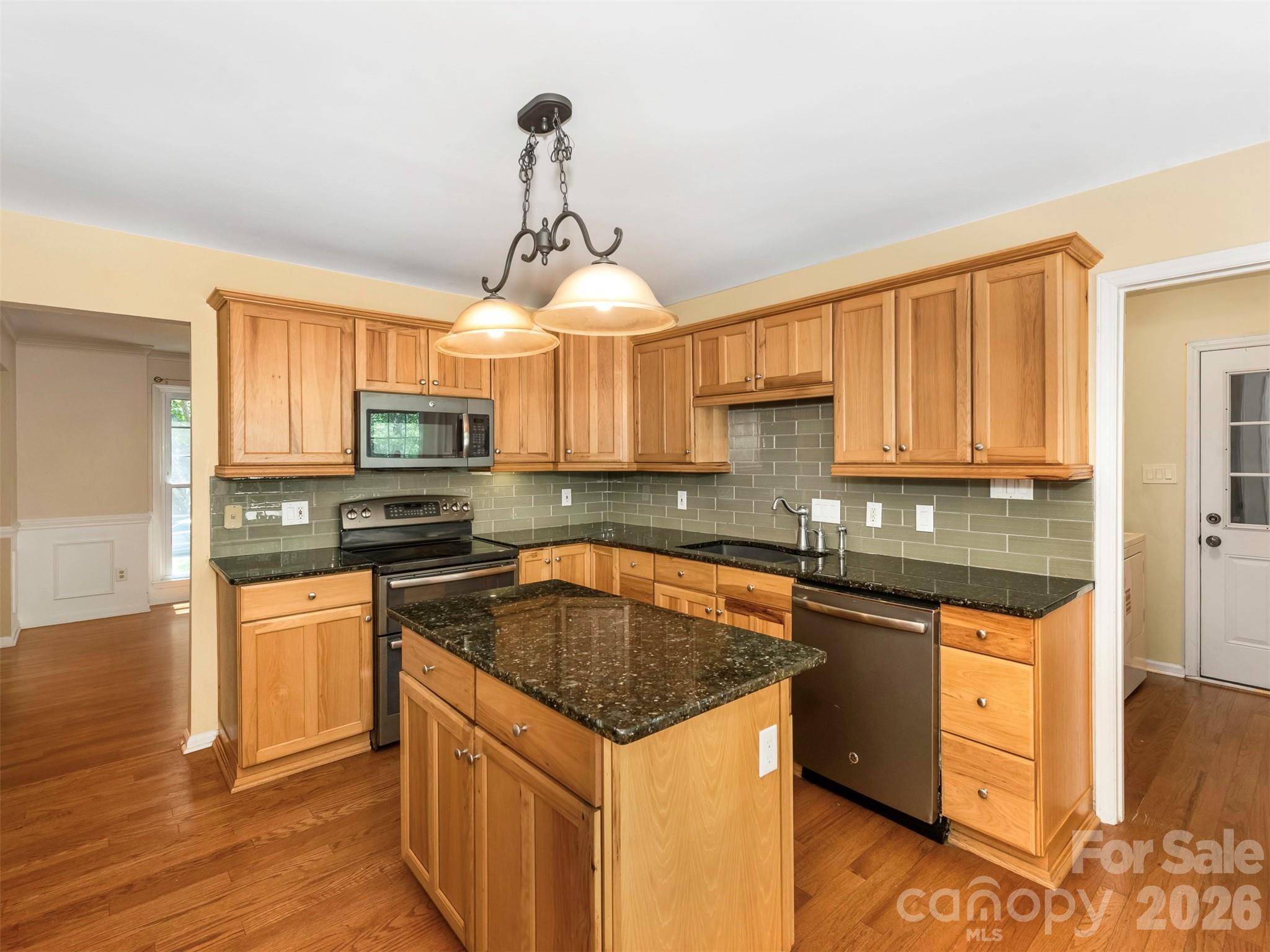 Home for sale at 14437 Raynham Drive, Charlotte, NC — photo 8 of 41