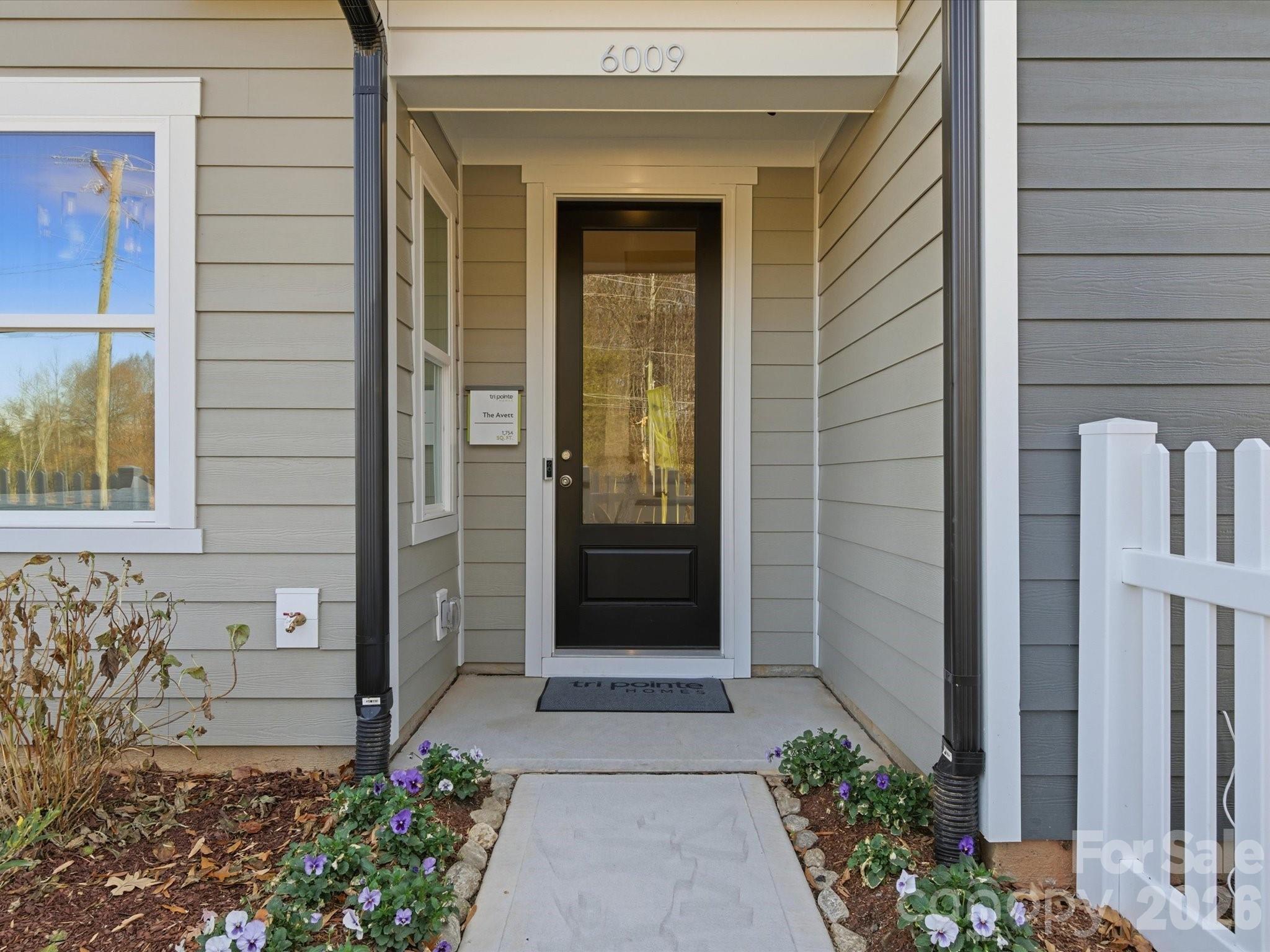 Photo 2 of 8418 Discovery Lane, Charlotte, NC