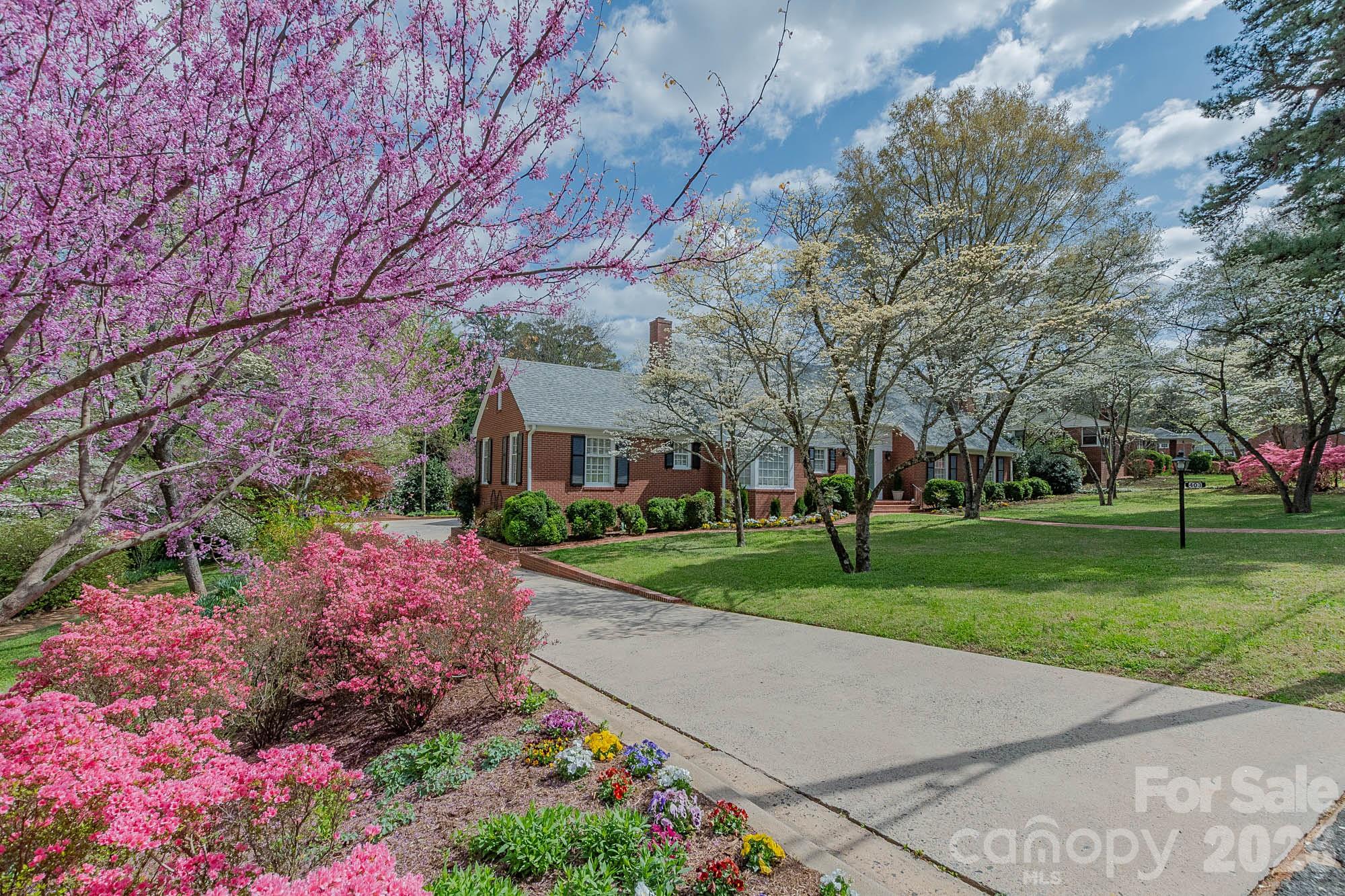 Photo 2 of 403 Weaver Drive, Lexington, NC