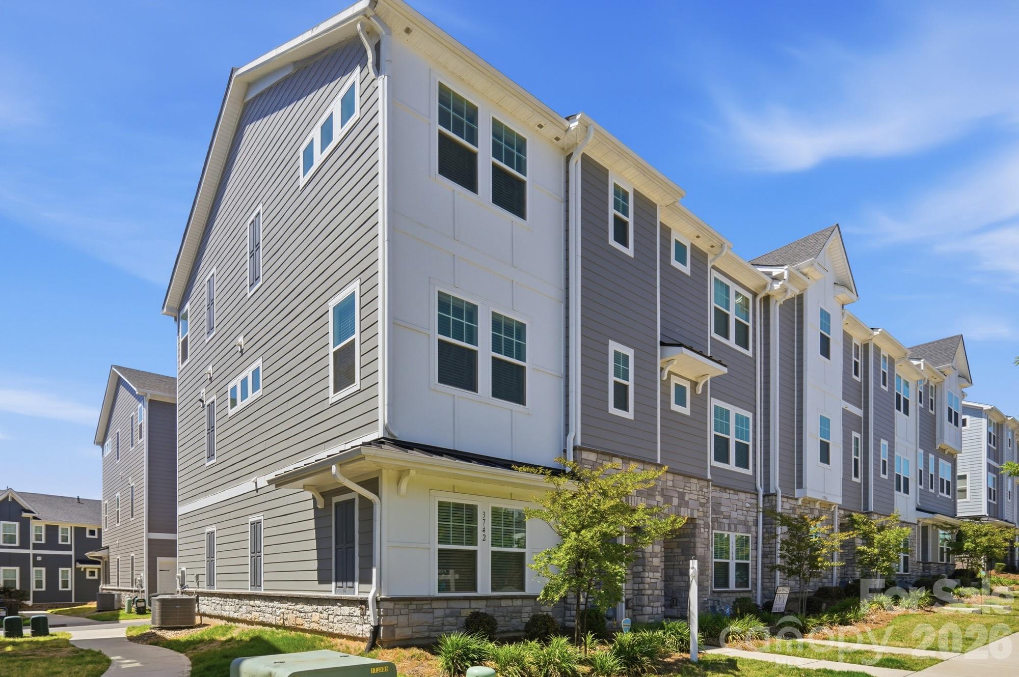 3742 Memorial Parkway, Charlotte, NC